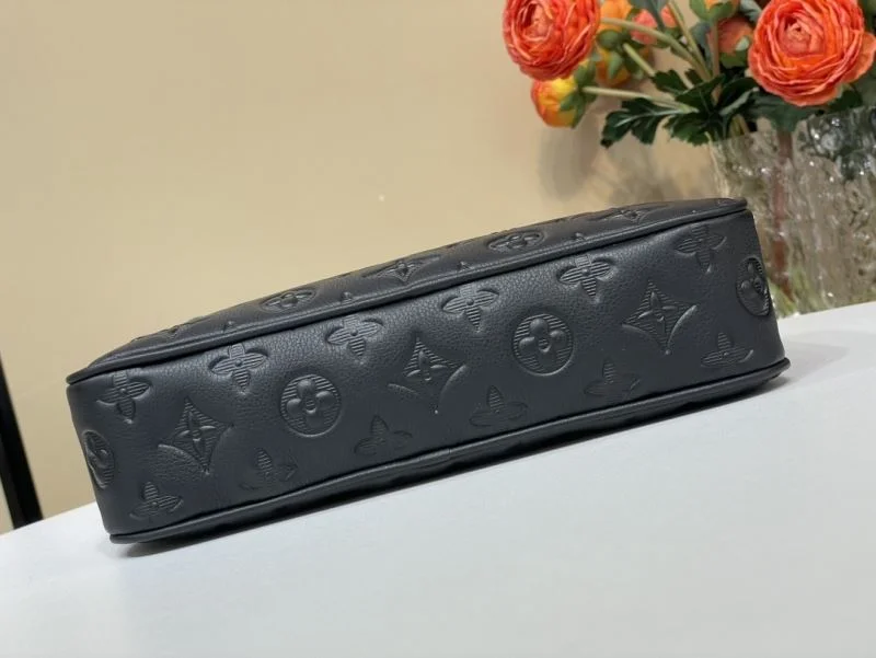 Factory-made Louis Vuitton Clutch Bags