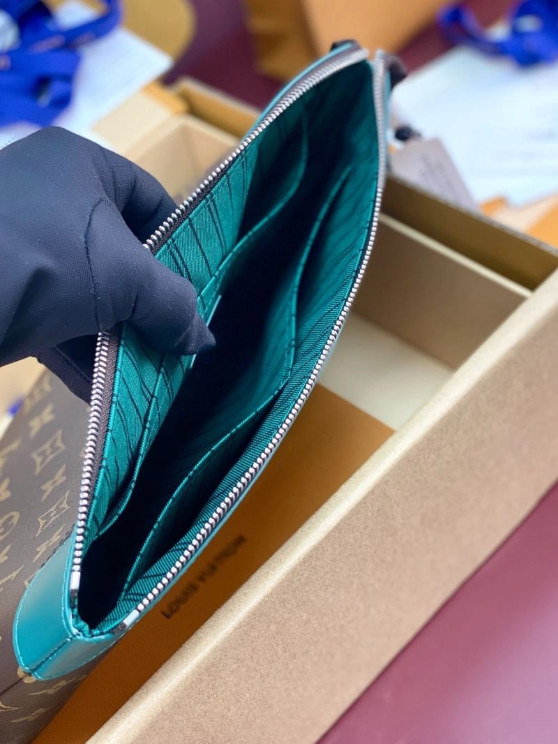Bargain Louis Vuitton Clutch Bags