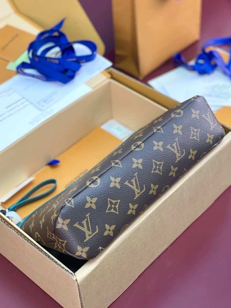 Bargain Louis Vuitton Clutch Bags