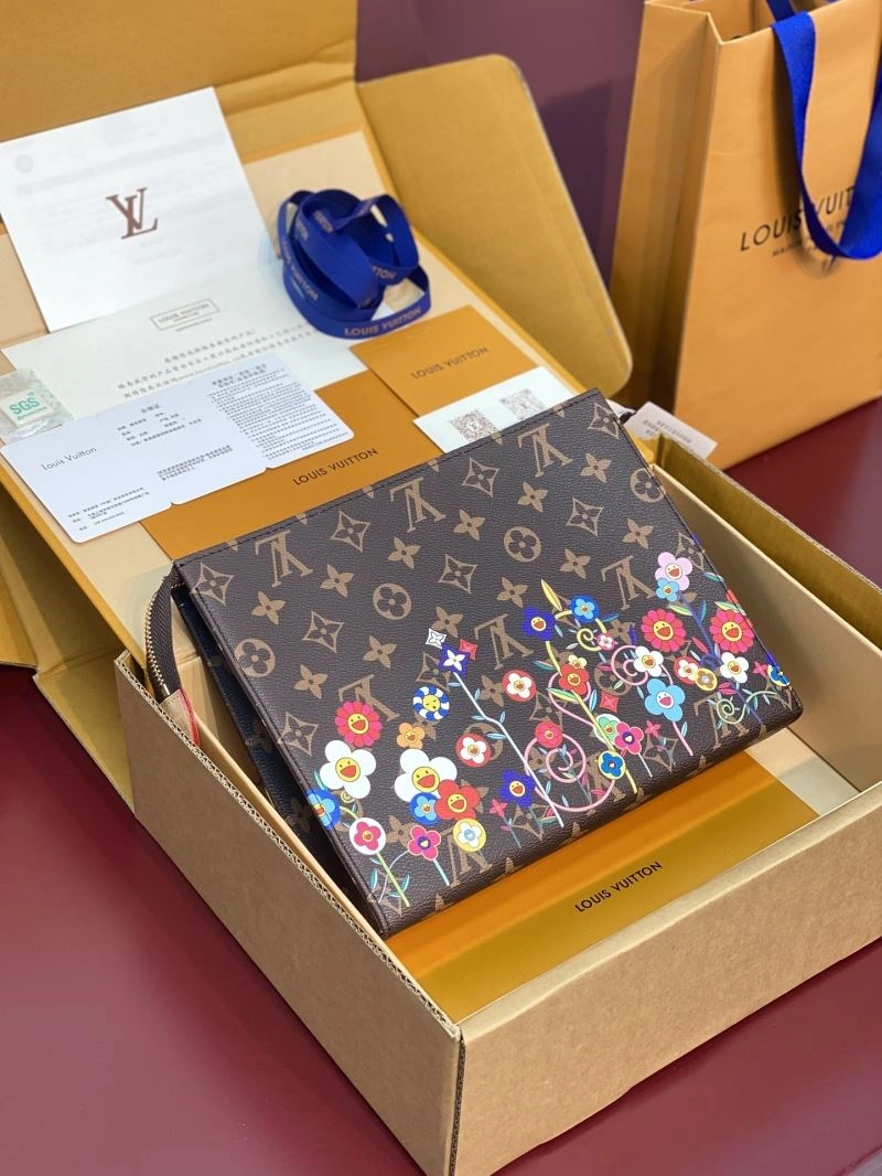 Accurate model Louis Vuitton Clutch Bags