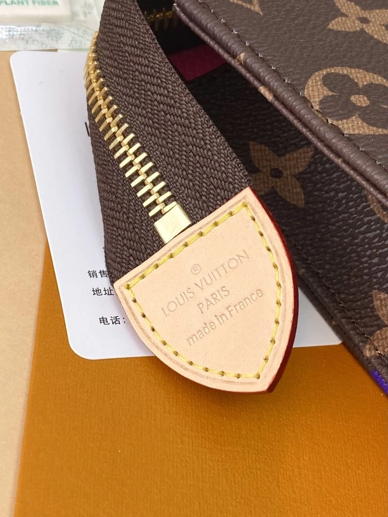 Accurate model Louis Vuitton Clutch Bags