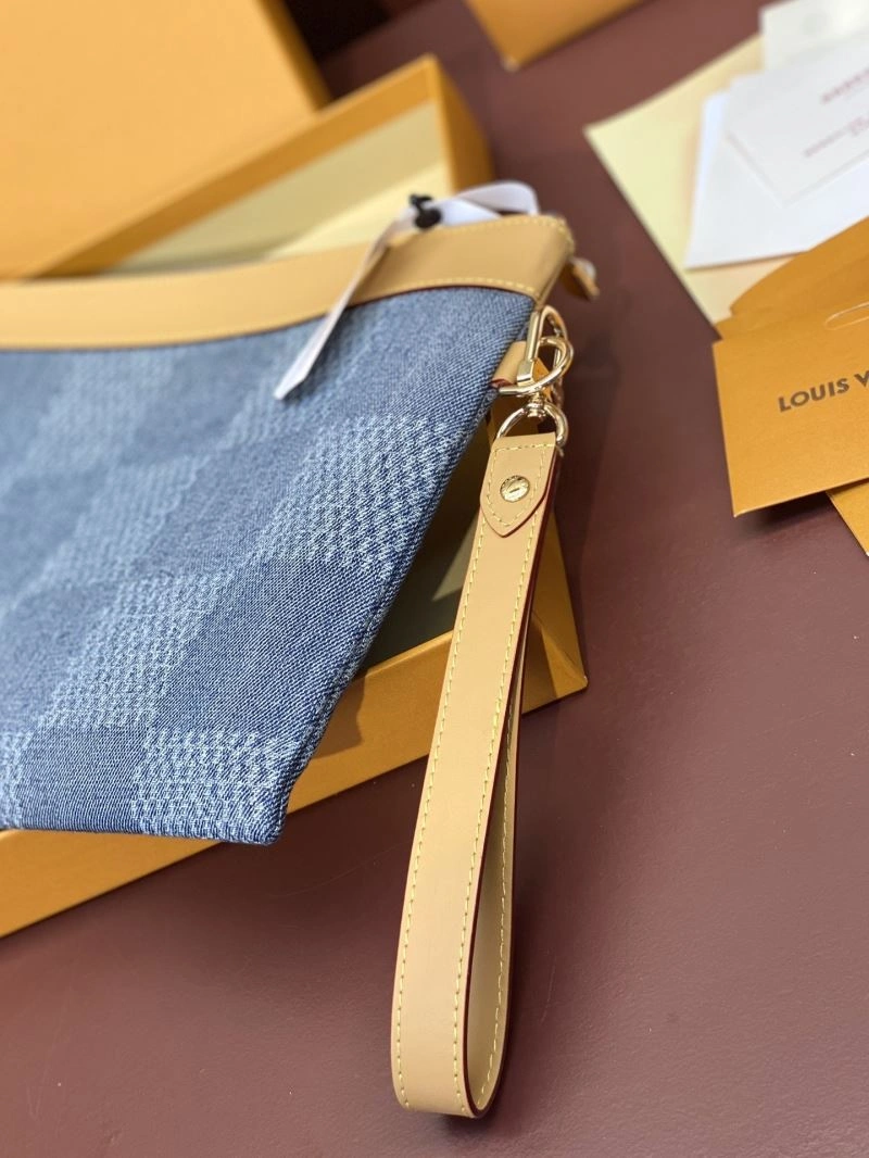 Exact replica Louis Vuitton Clutch Bags