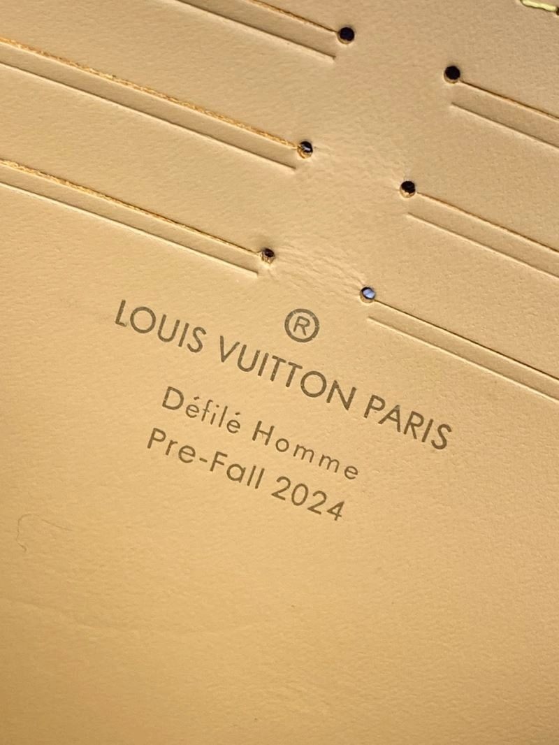High fidelity Louis Vuitton Clutch Bags