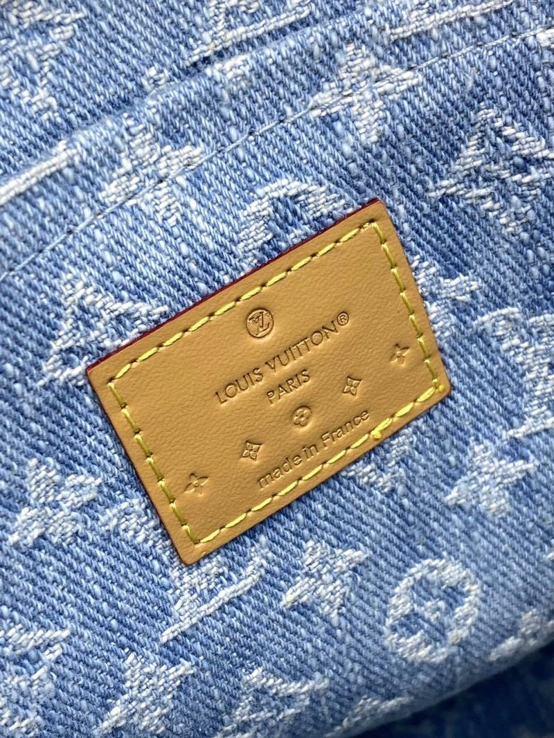Accurate model Louis Vuitton Clutch Bags
