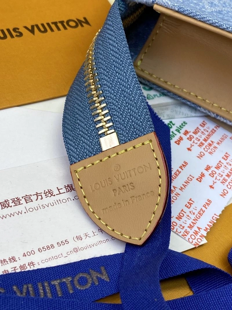 Accurate model Louis Vuitton Clutch Bags