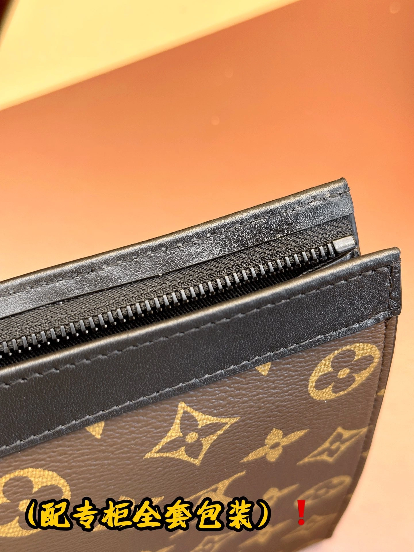 Brand-authenticated Louis Vuitton Clutch Bags