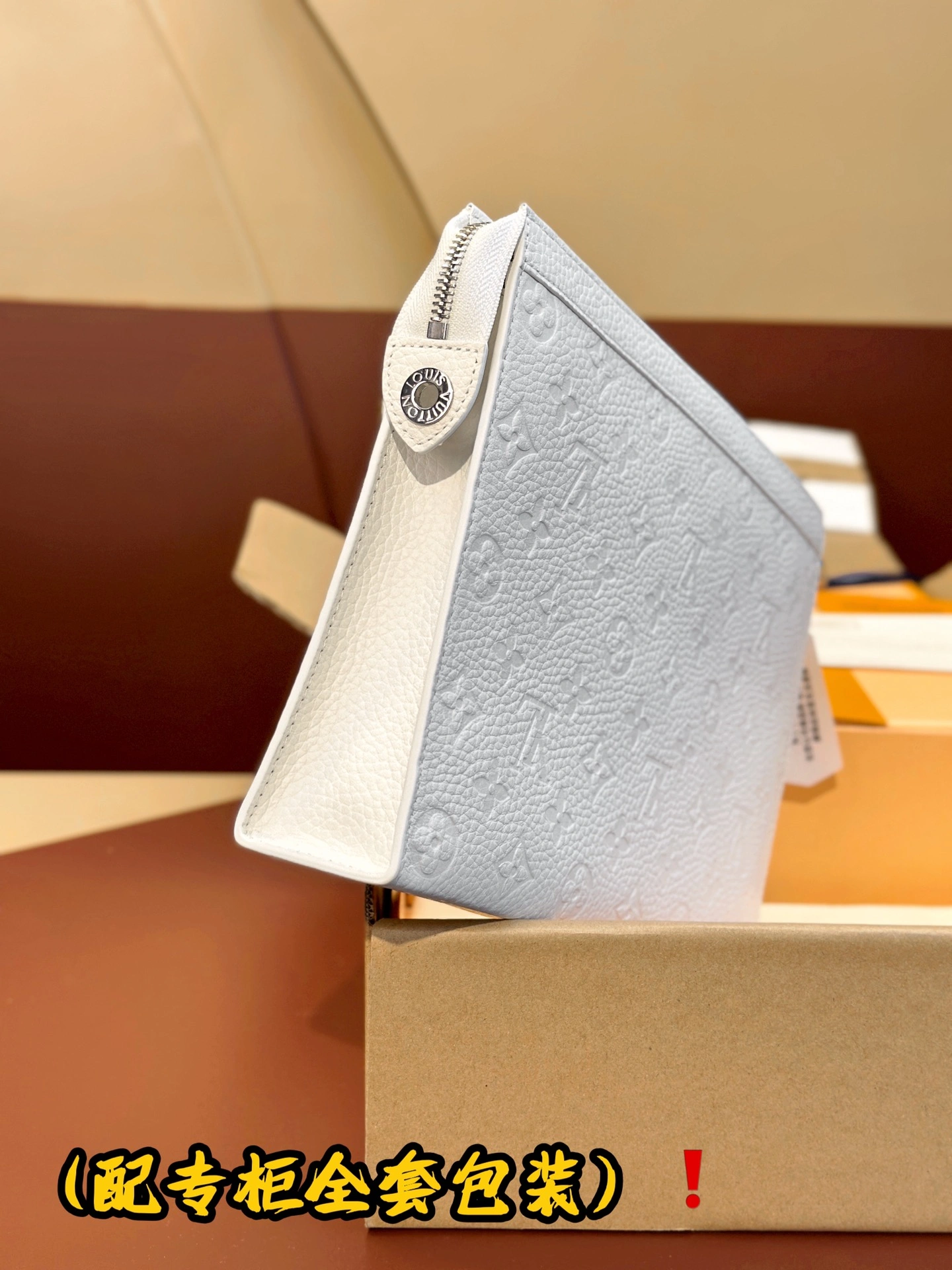 Discounted Louis Vuitton Clutch Bags