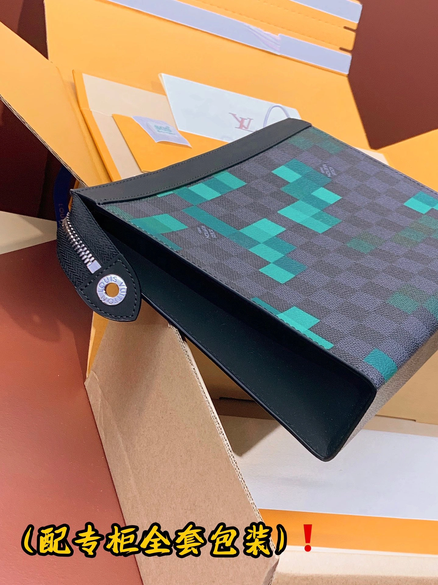 Low-cost Louis Vuitton Clutch Bags