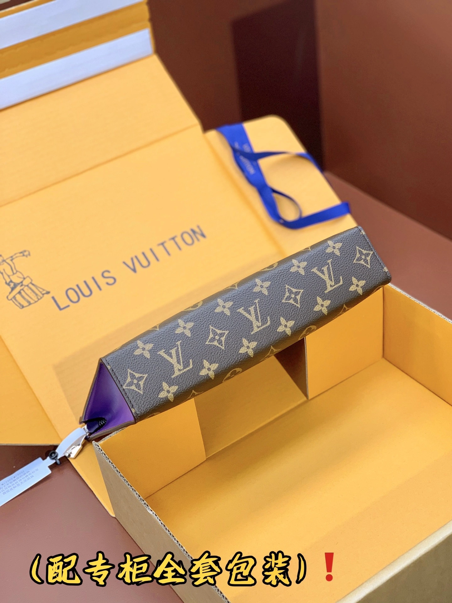 Top match Louis Vuitton Clutch Bags