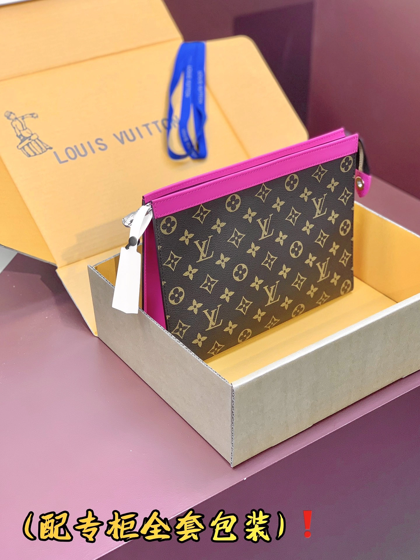 Accurate model Louis Vuitton Clutch Bags
