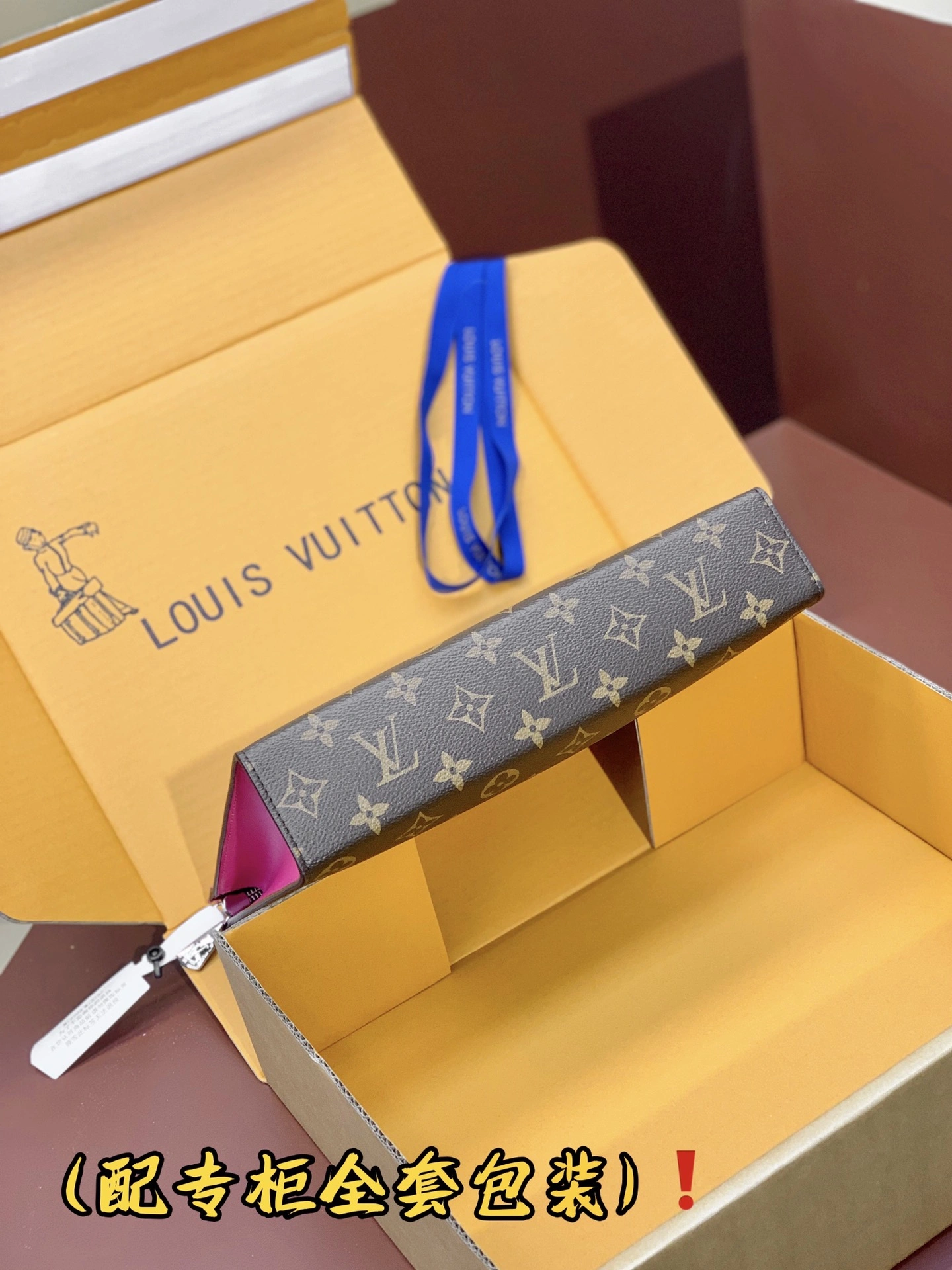 Accurate model Louis Vuitton Clutch Bags