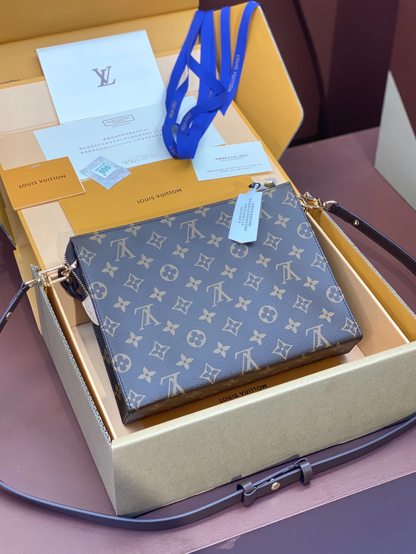 Precise copy Louis Vuitton Clutch Bags