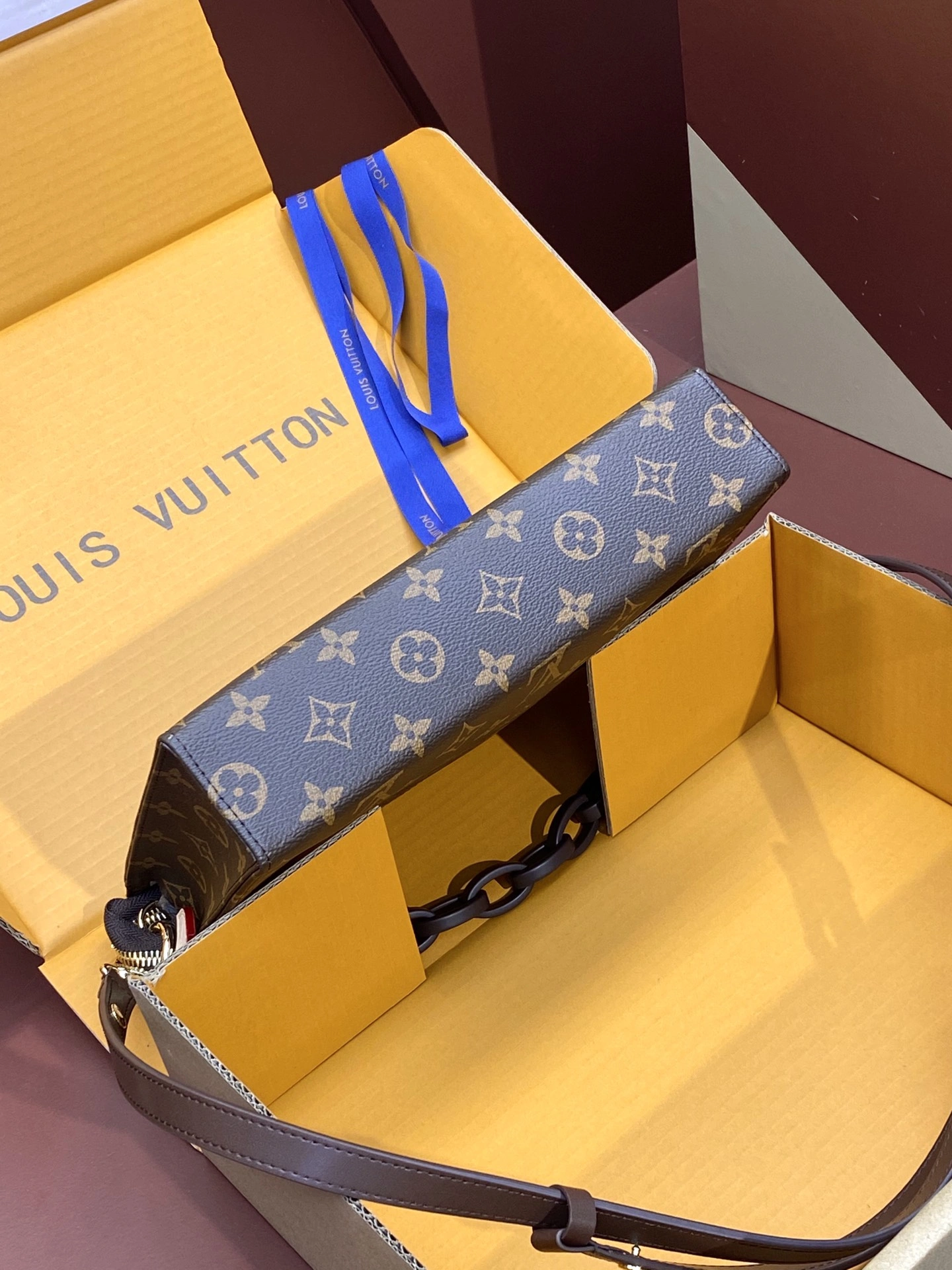 Precise copy Louis Vuitton Clutch Bags