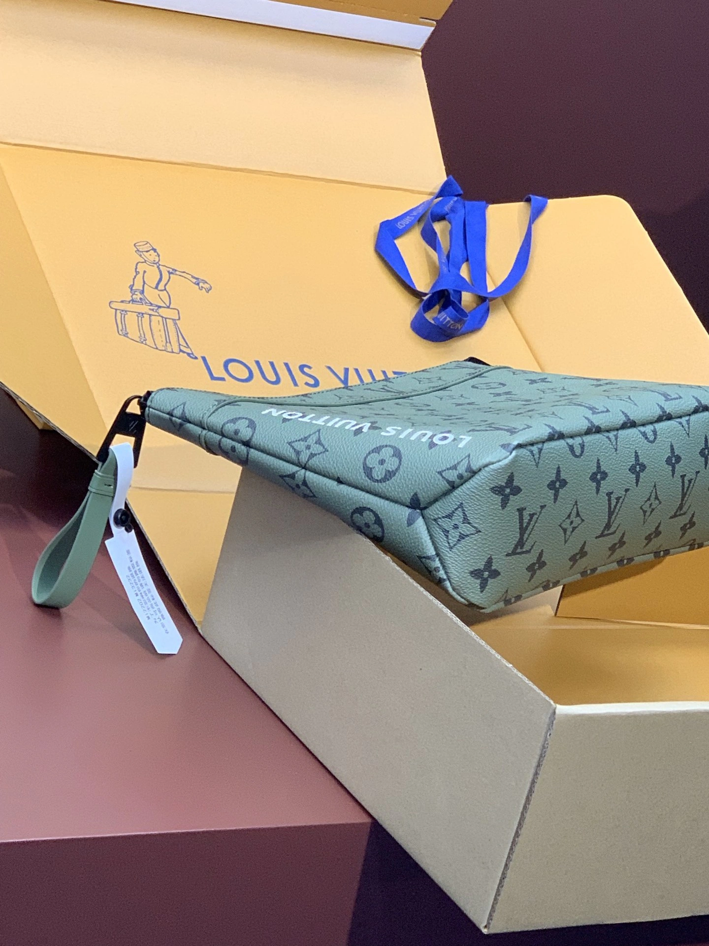 Indistinguishable Louis Vuitton Clutch Bags
