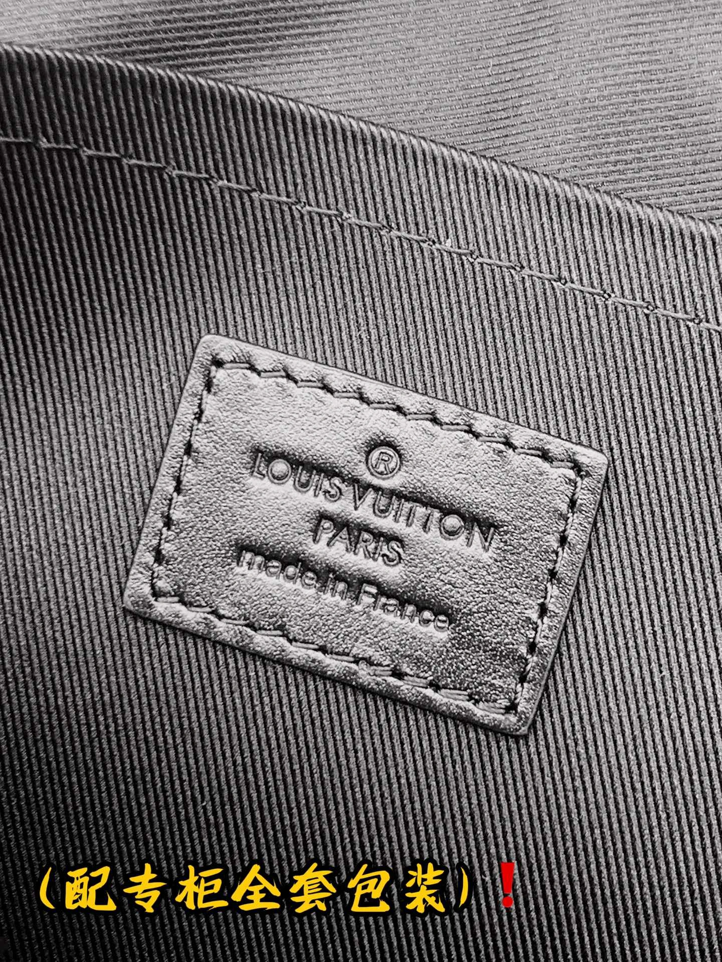 High fidelity Louis Vuitton Clutch Bags