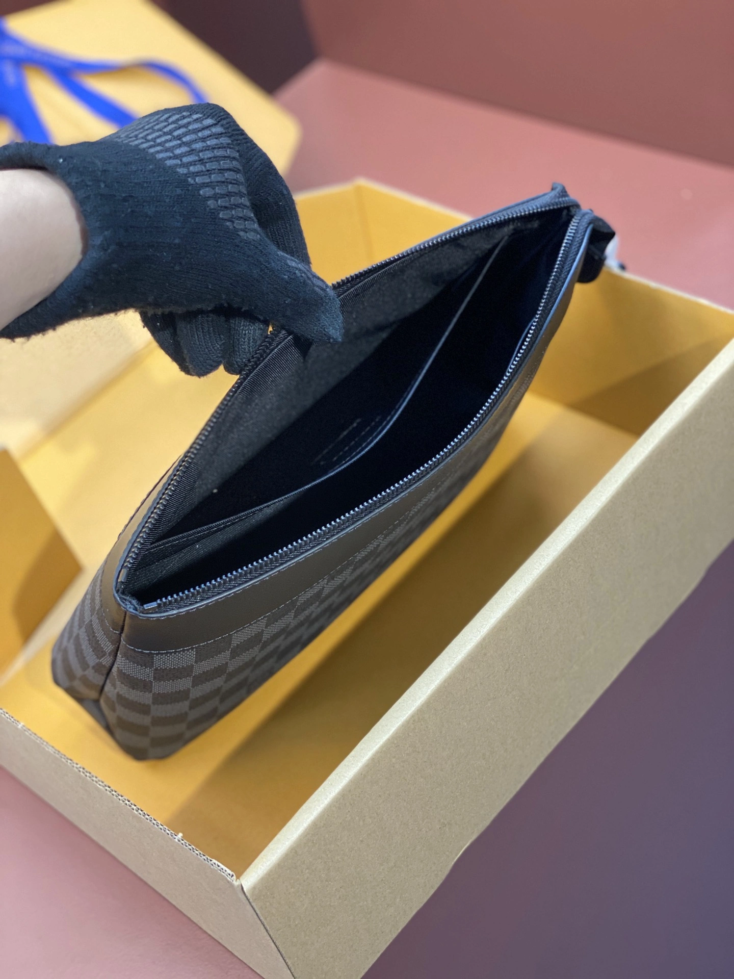 1:1 copy Louis Vuitton Clutch Bags