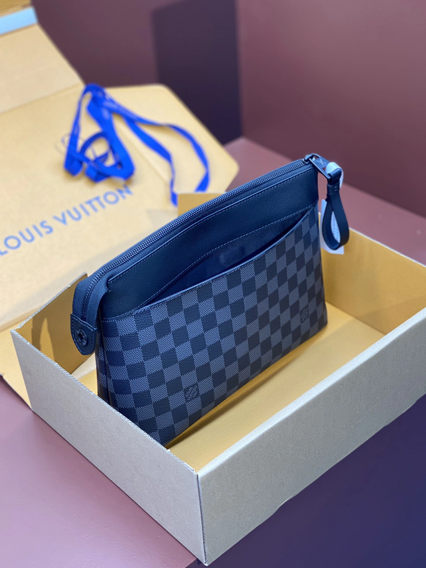 1:1 copy Louis Vuitton Clutch Bags