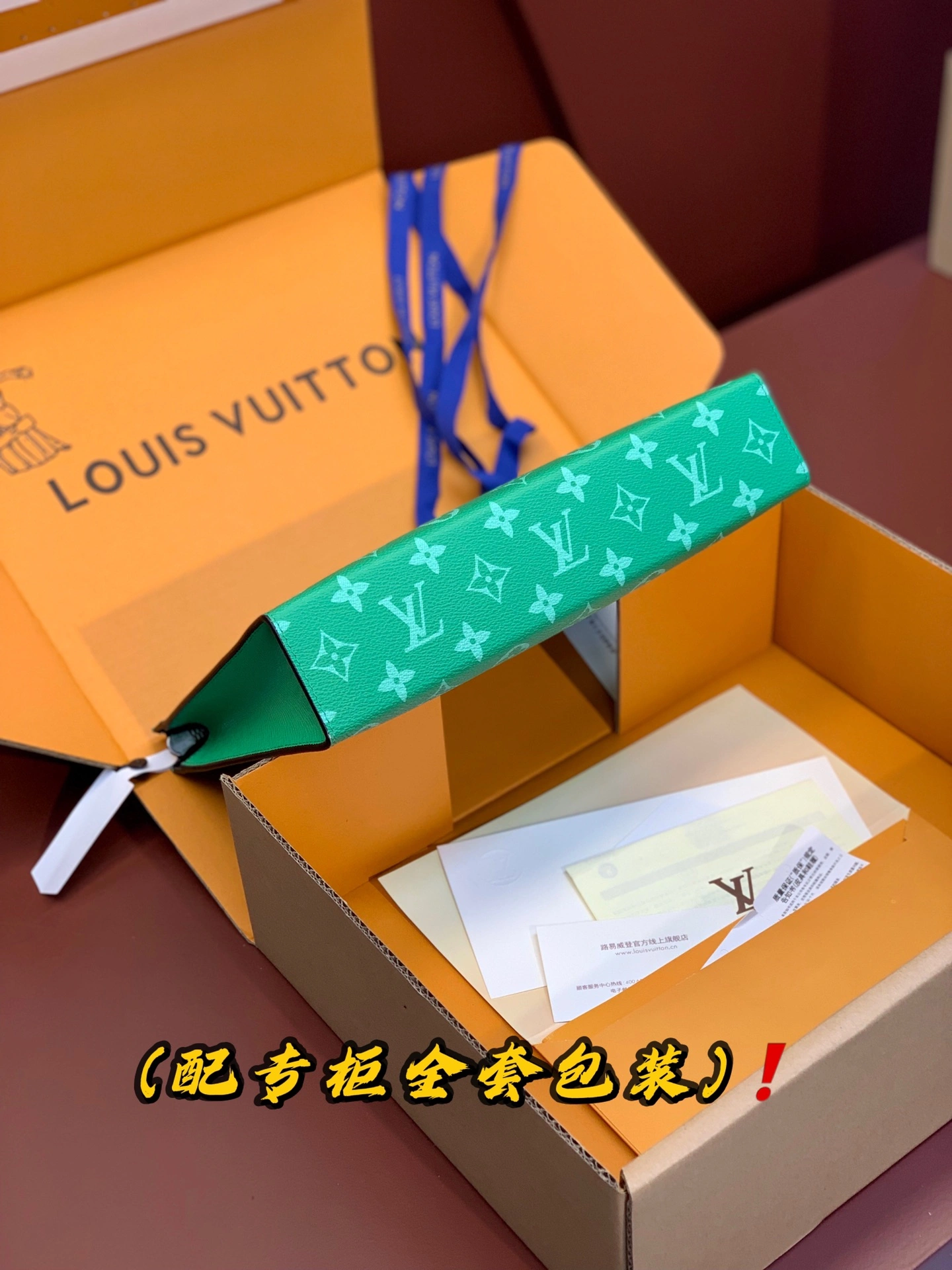 Accurate model Louis Vuitton Clutch Bags
