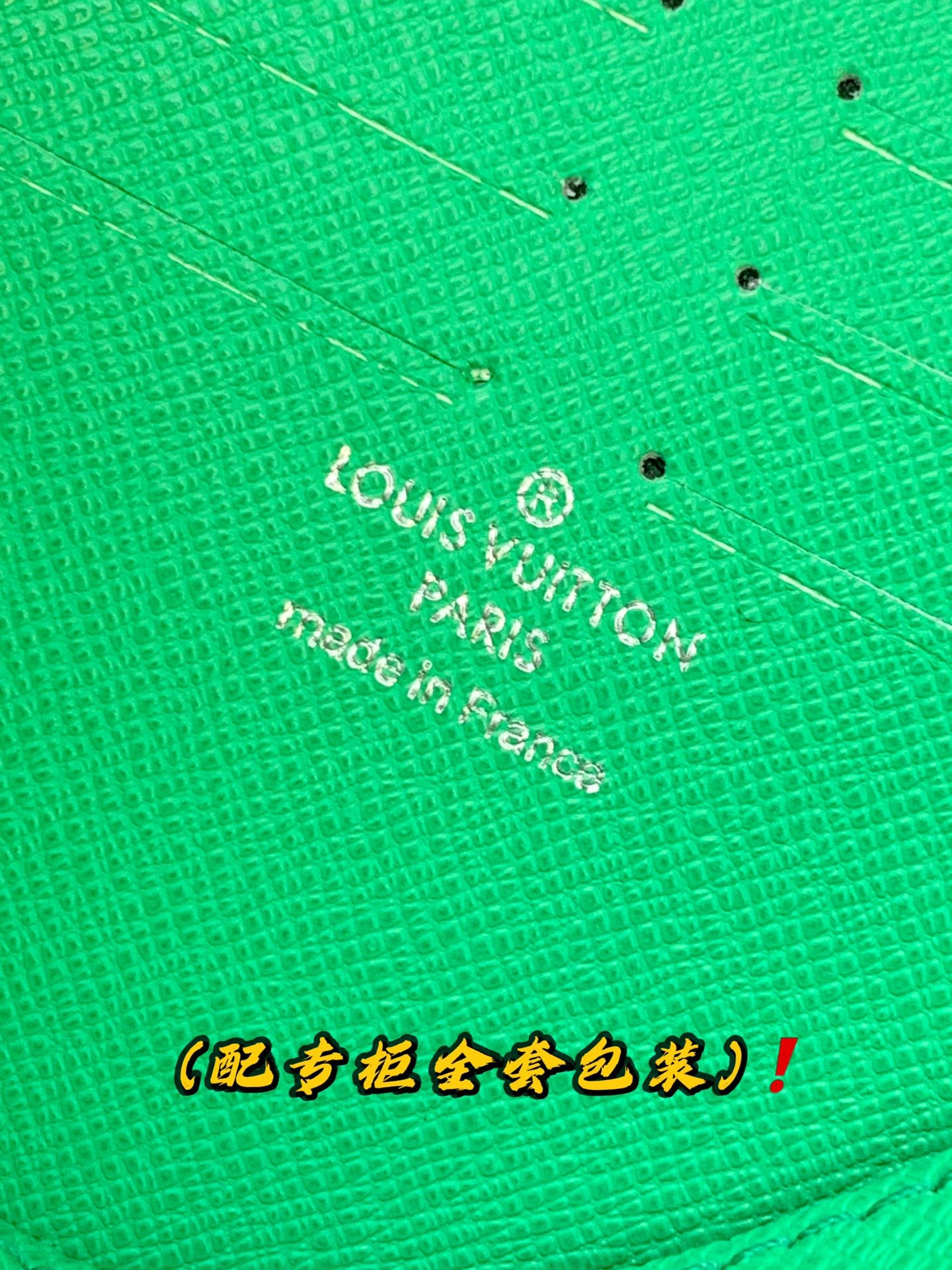 Accurate model Louis Vuitton Clutch Bags