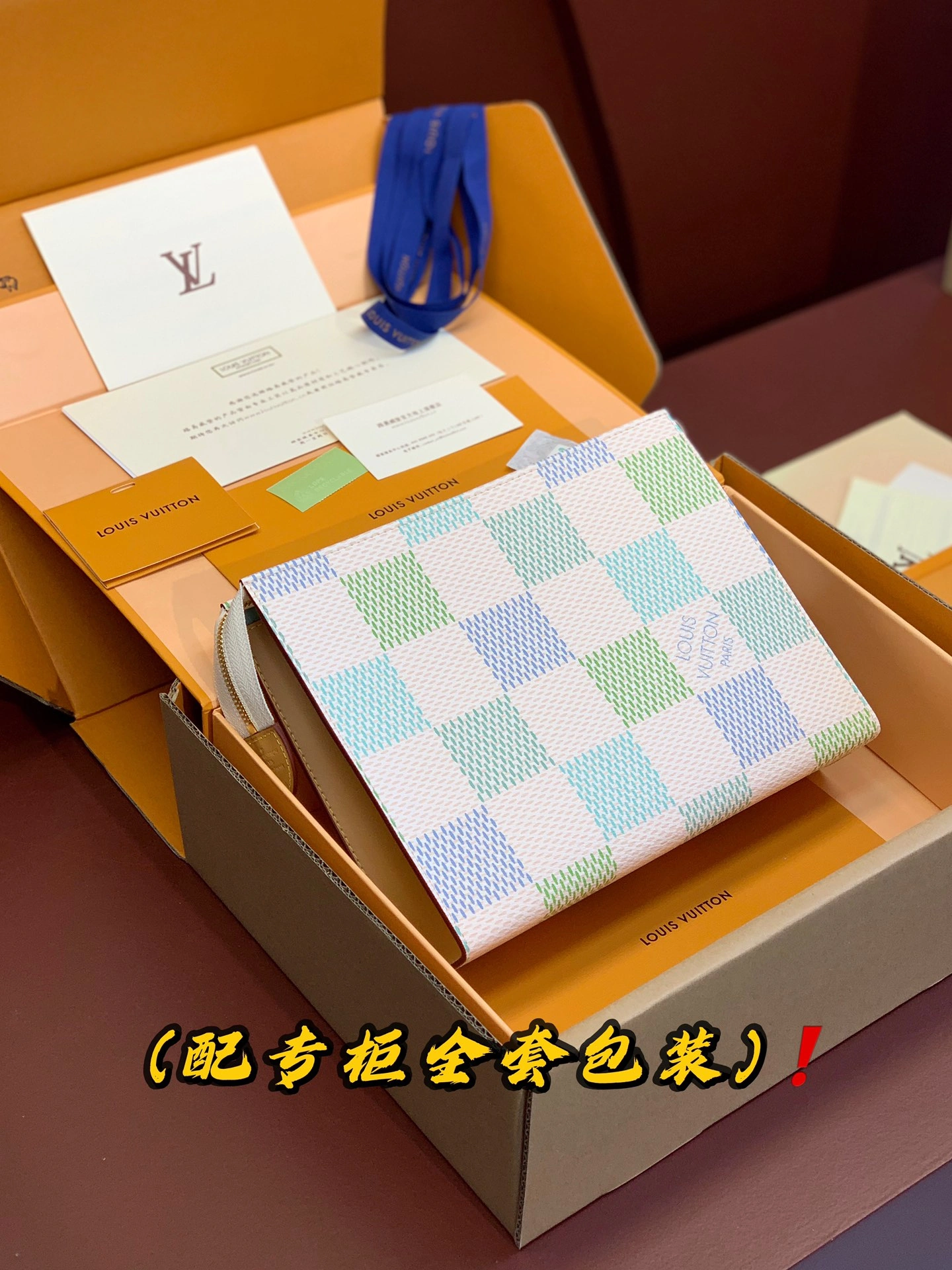Top mirror Louis Vuitton Clutch Bags