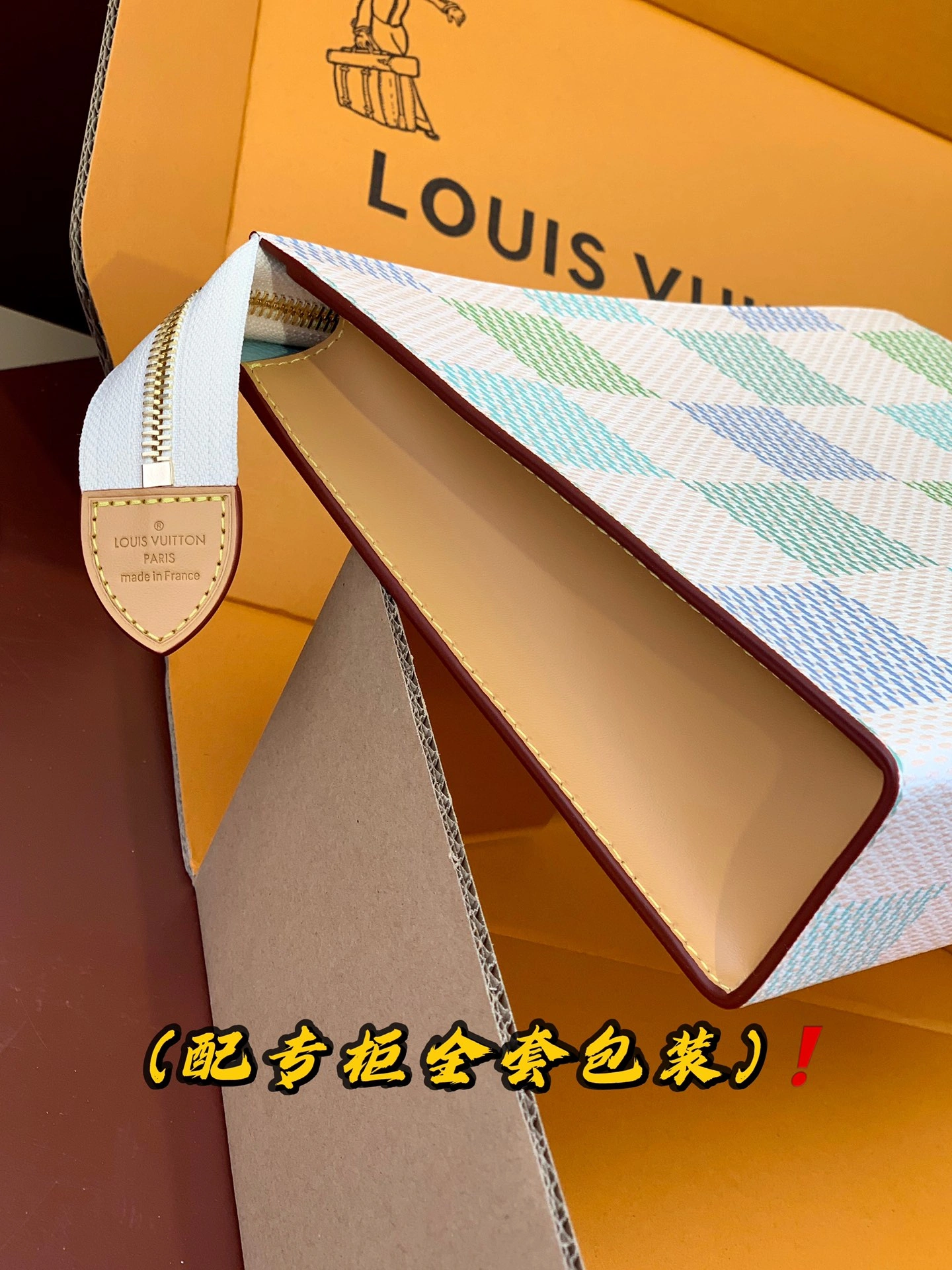 Top mirror Louis Vuitton Clutch Bags