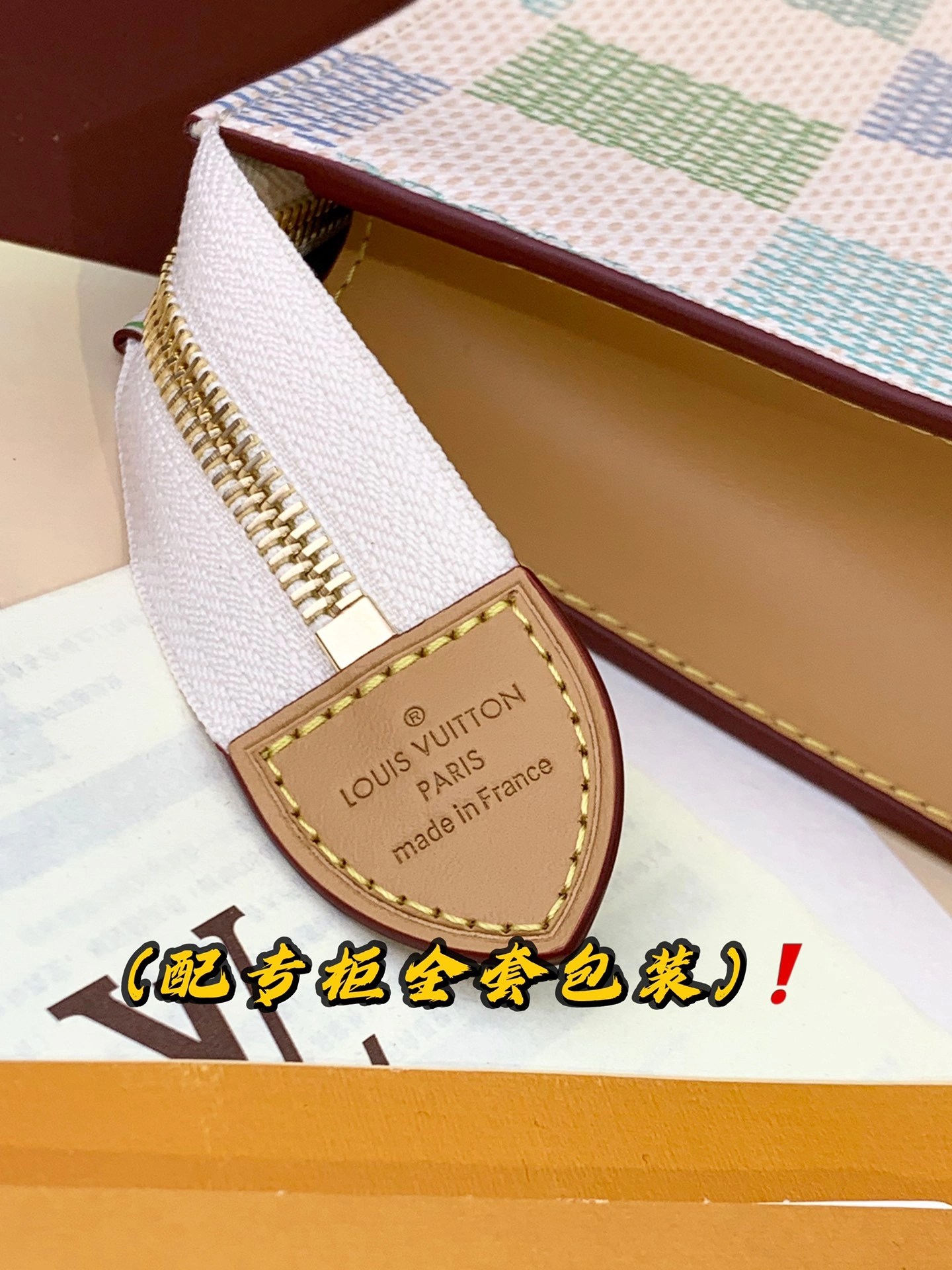 Top mirror Louis Vuitton Clutch Bags