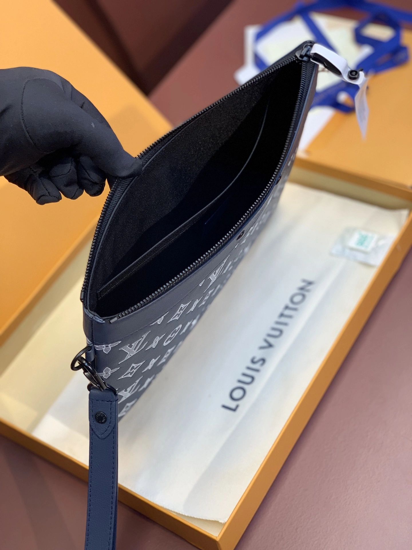 Real Louis Vuitton Clutch Bags