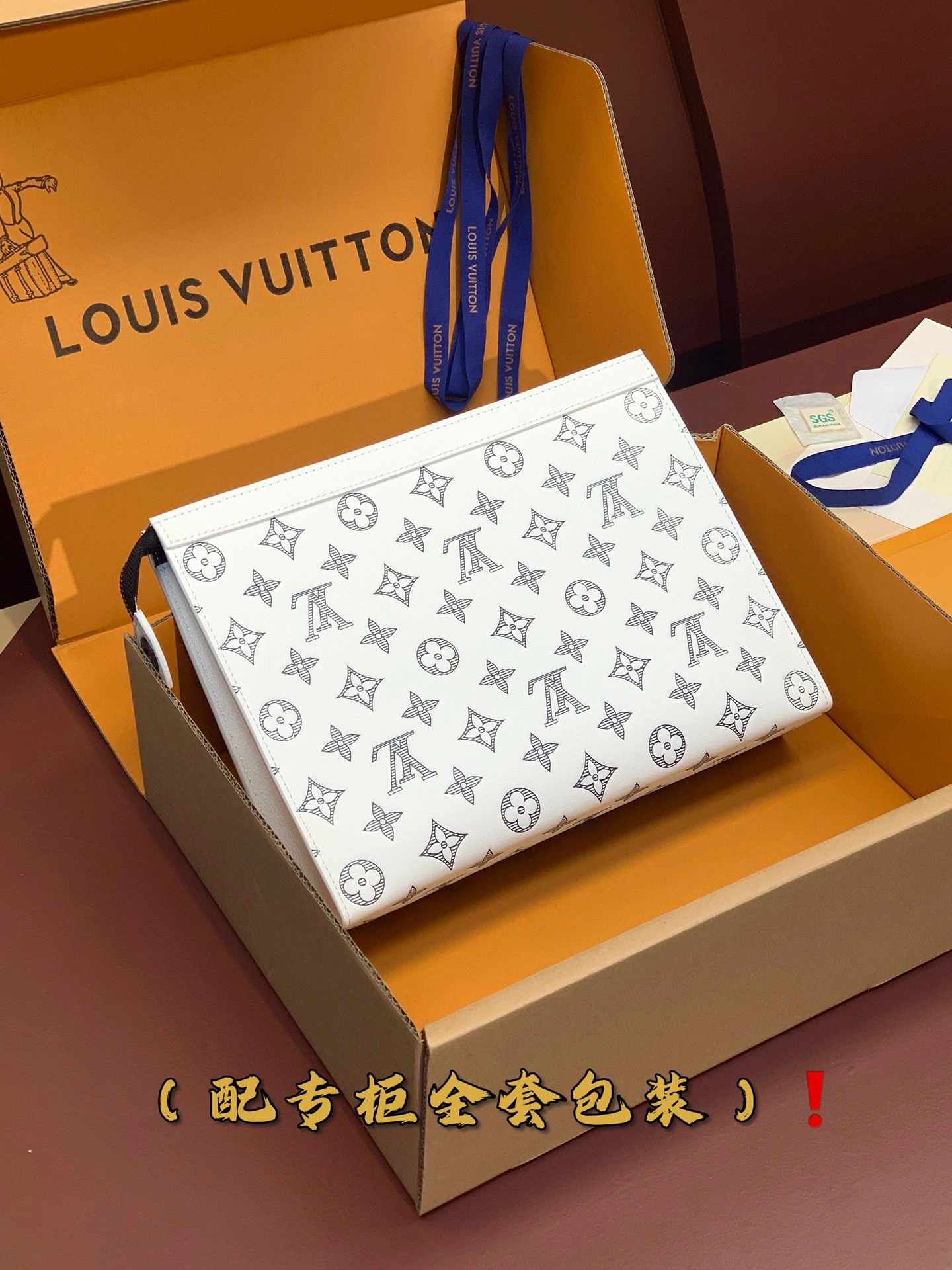 Accurate model Louis Vuitton Clutch Bags