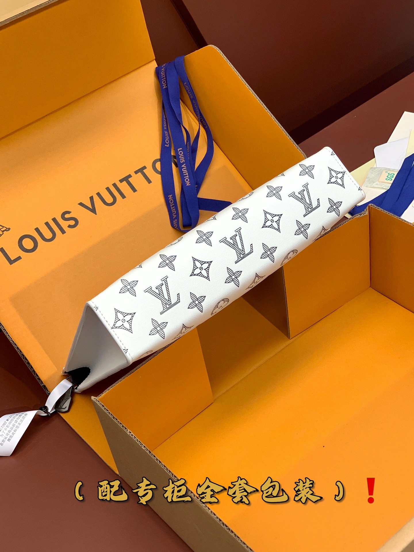 Accurate model Louis Vuitton Clutch Bags