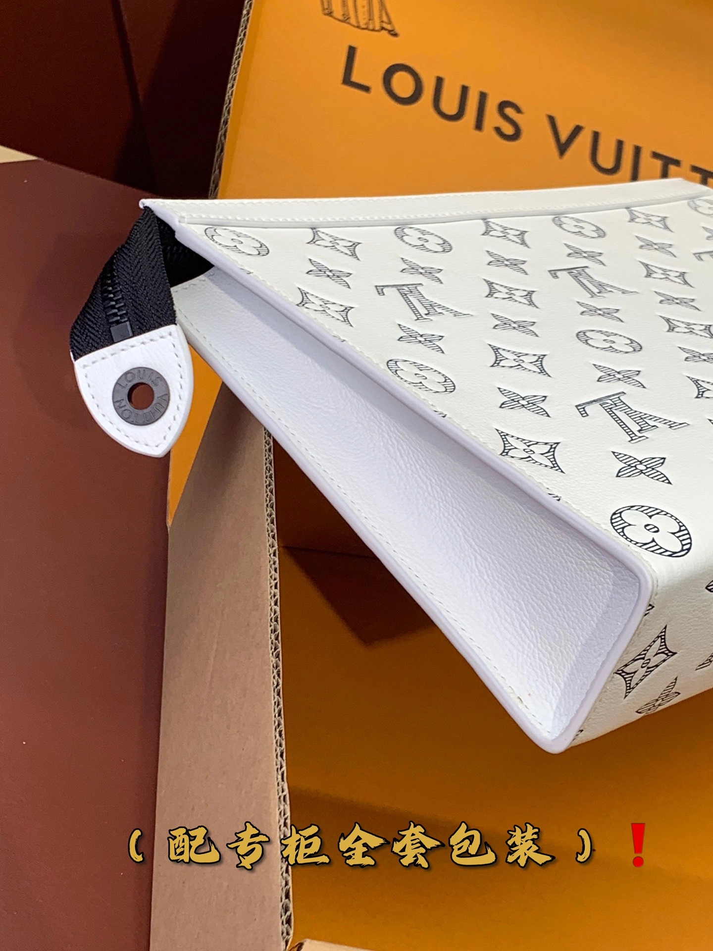 Accurate model Louis Vuitton Clutch Bags
