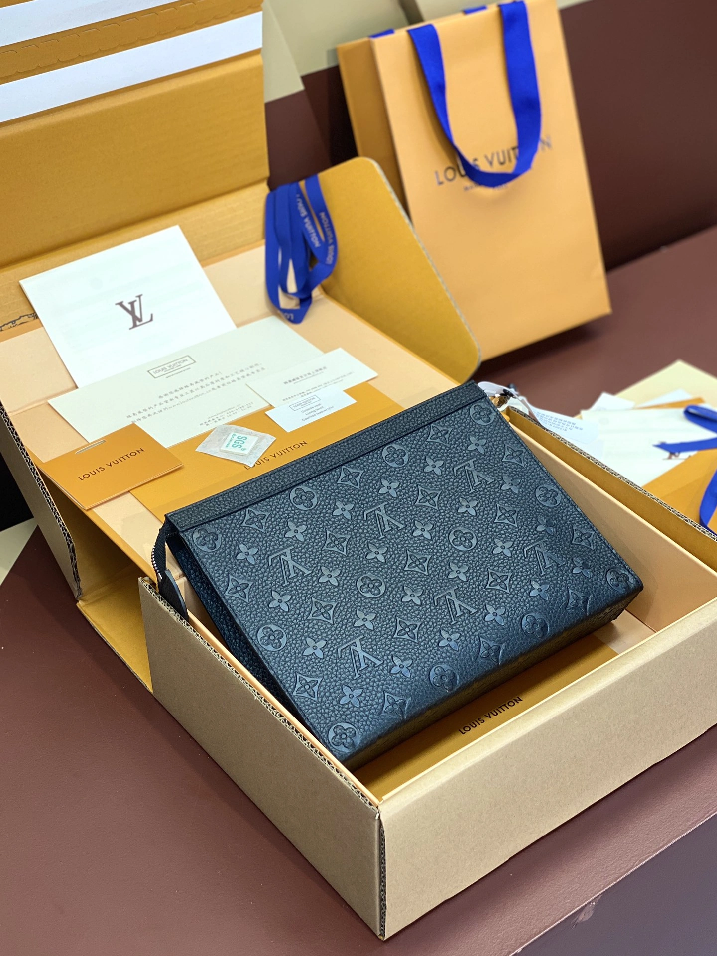 Perfect replica Louis Vuitton Clutch Bags