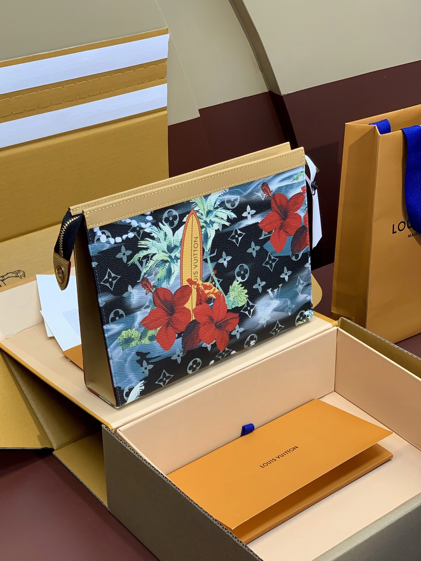Reasonably priced Louis Vuitton Clutch Bags