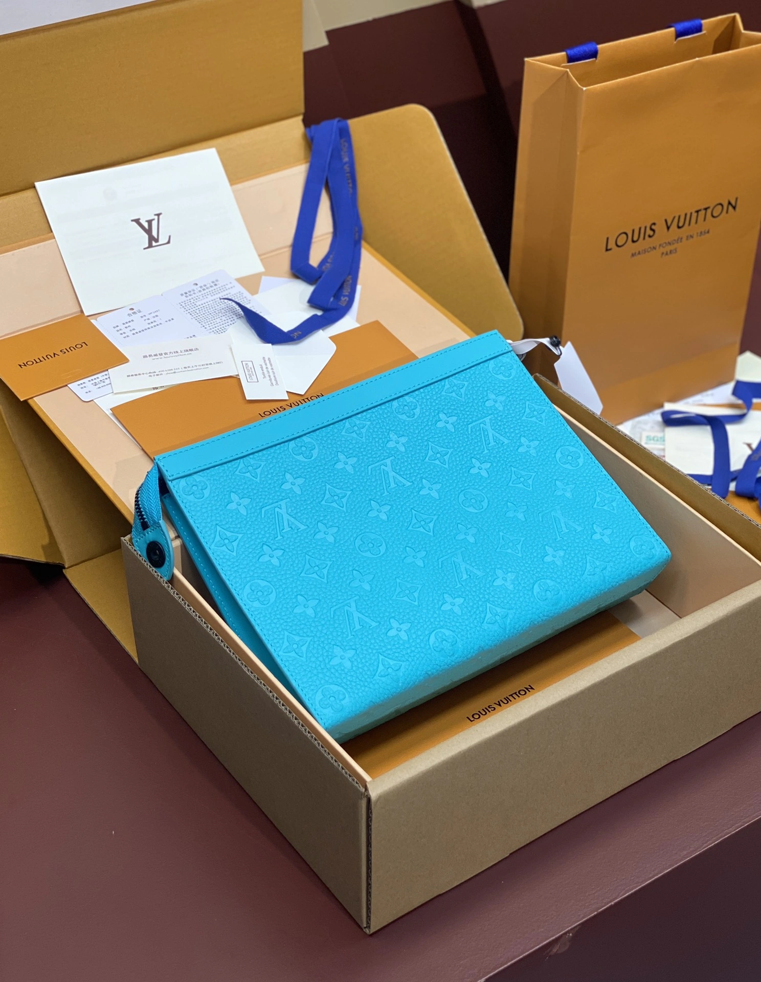 Low-cost Louis Vuitton Clutch Bags