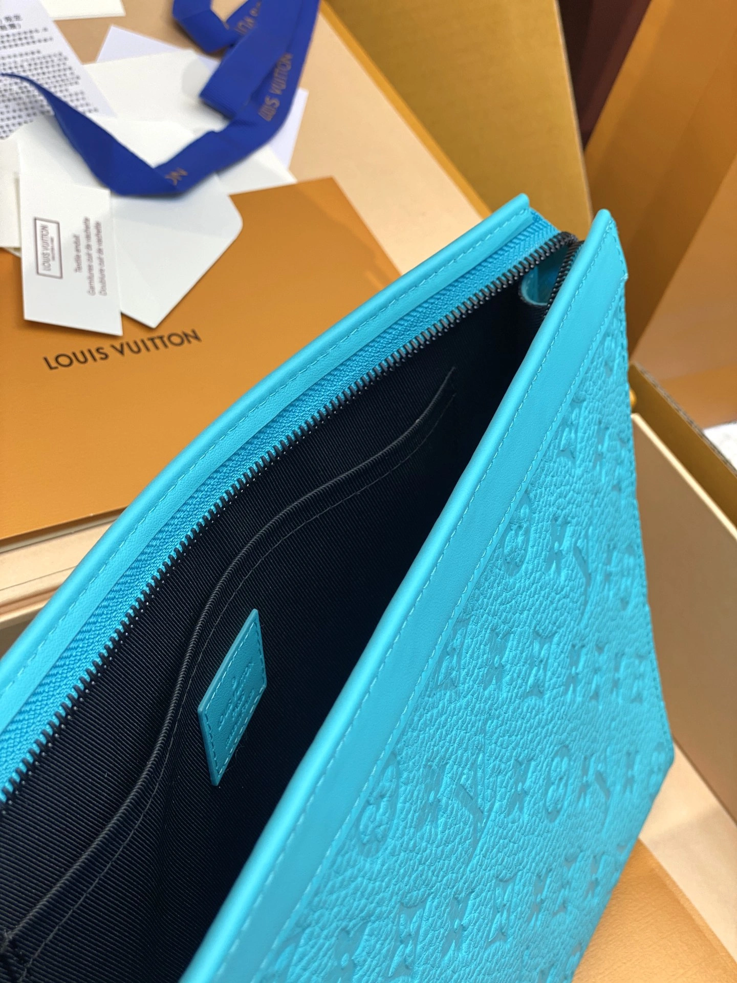 Low-cost Louis Vuitton Clutch Bags