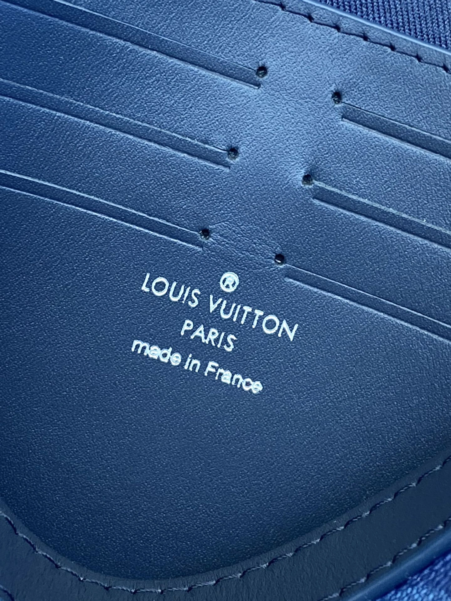 Exact replica Louis Vuitton Clutch Bags