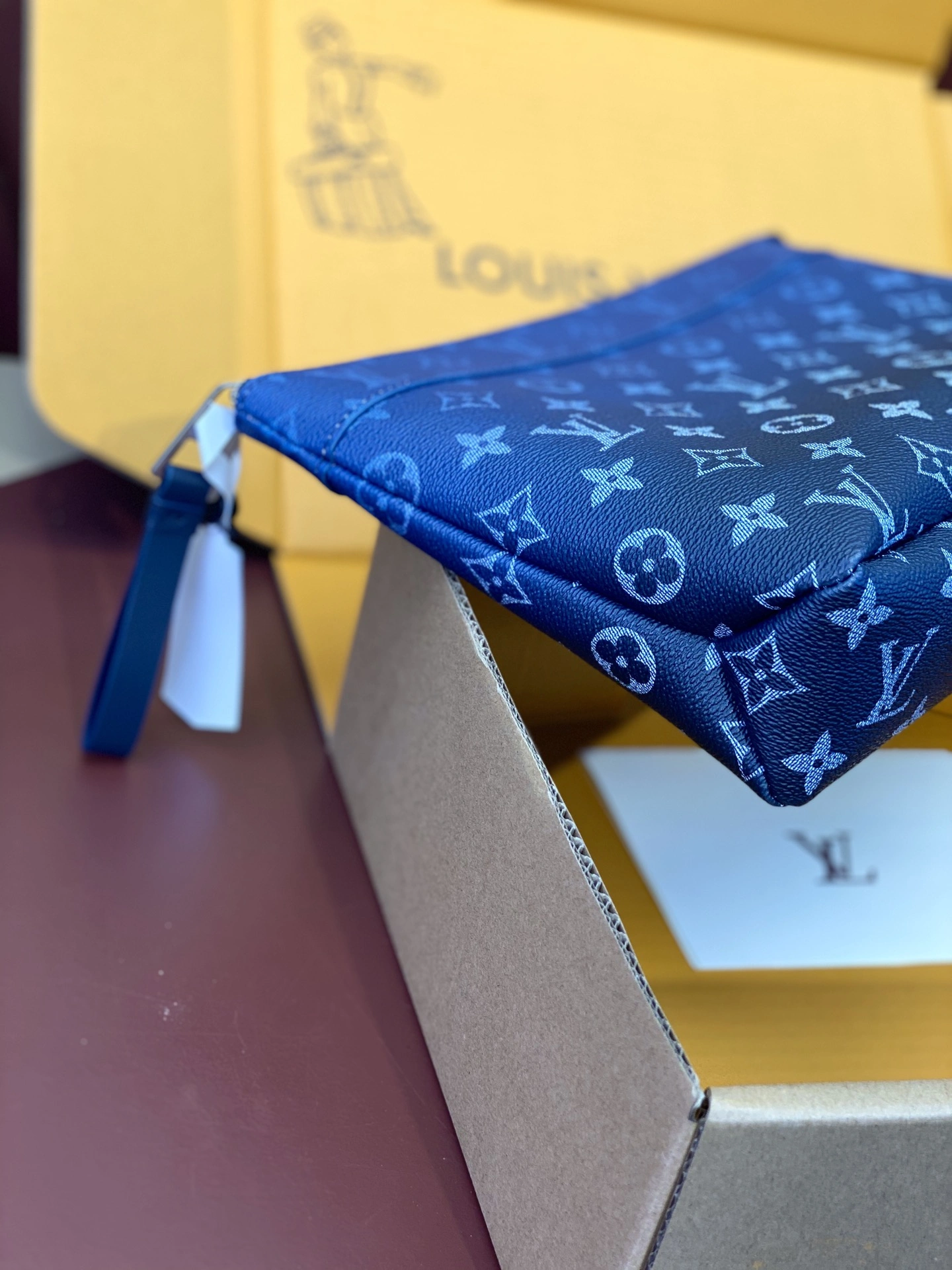Mirror quality Louis Vuitton Clutch Bags