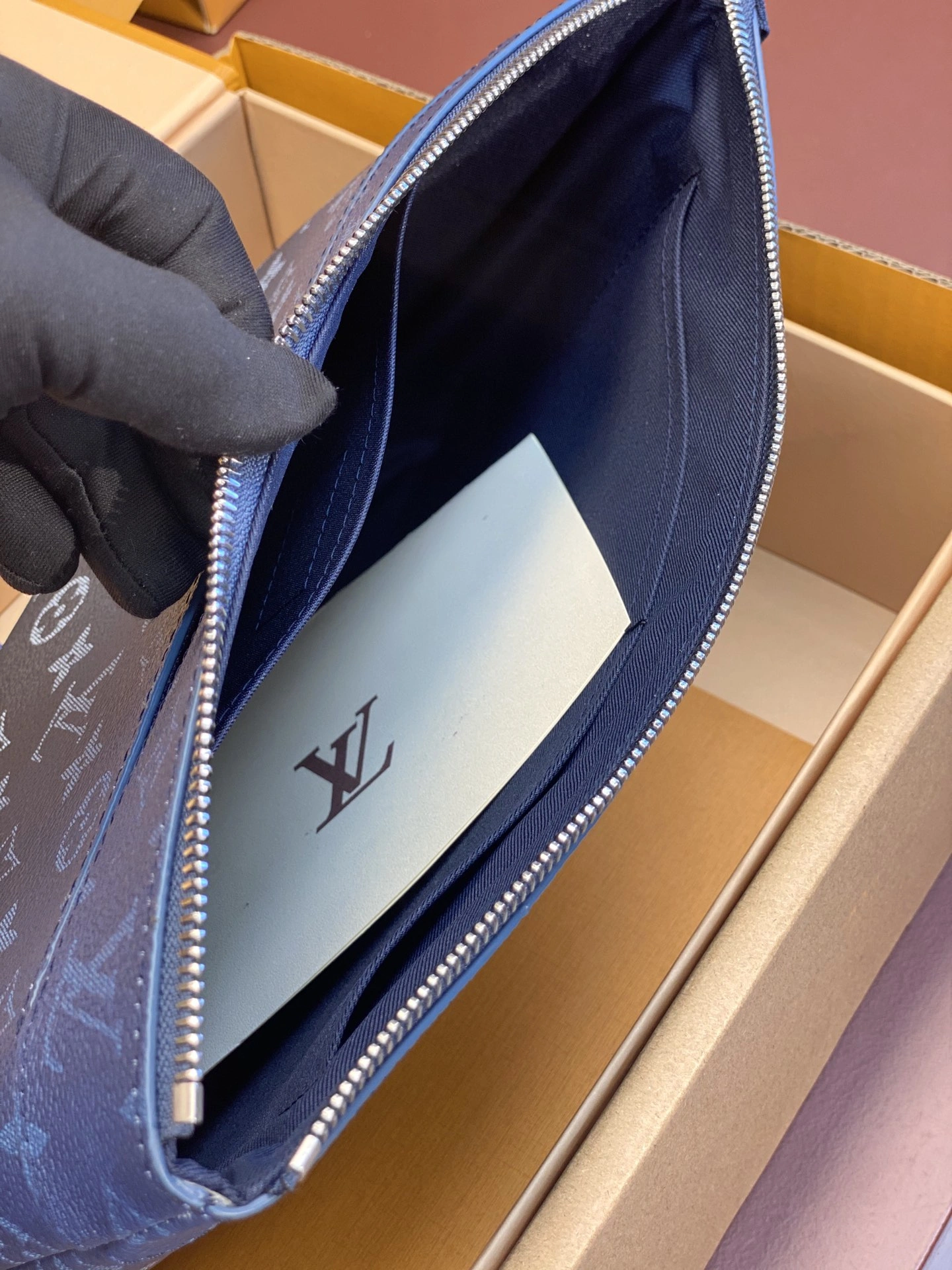Mirror quality Louis Vuitton Clutch Bags