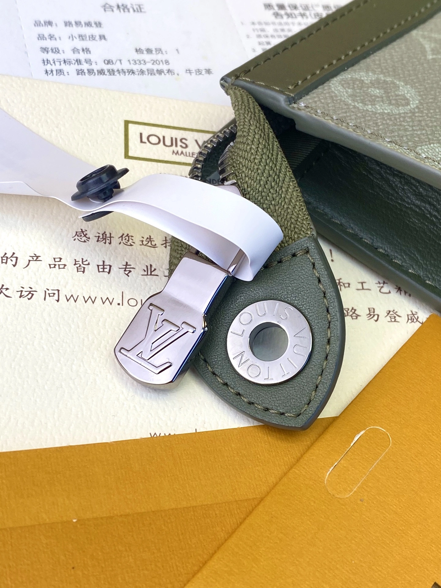 High accuracy Louis Vuitton Clutch Bags