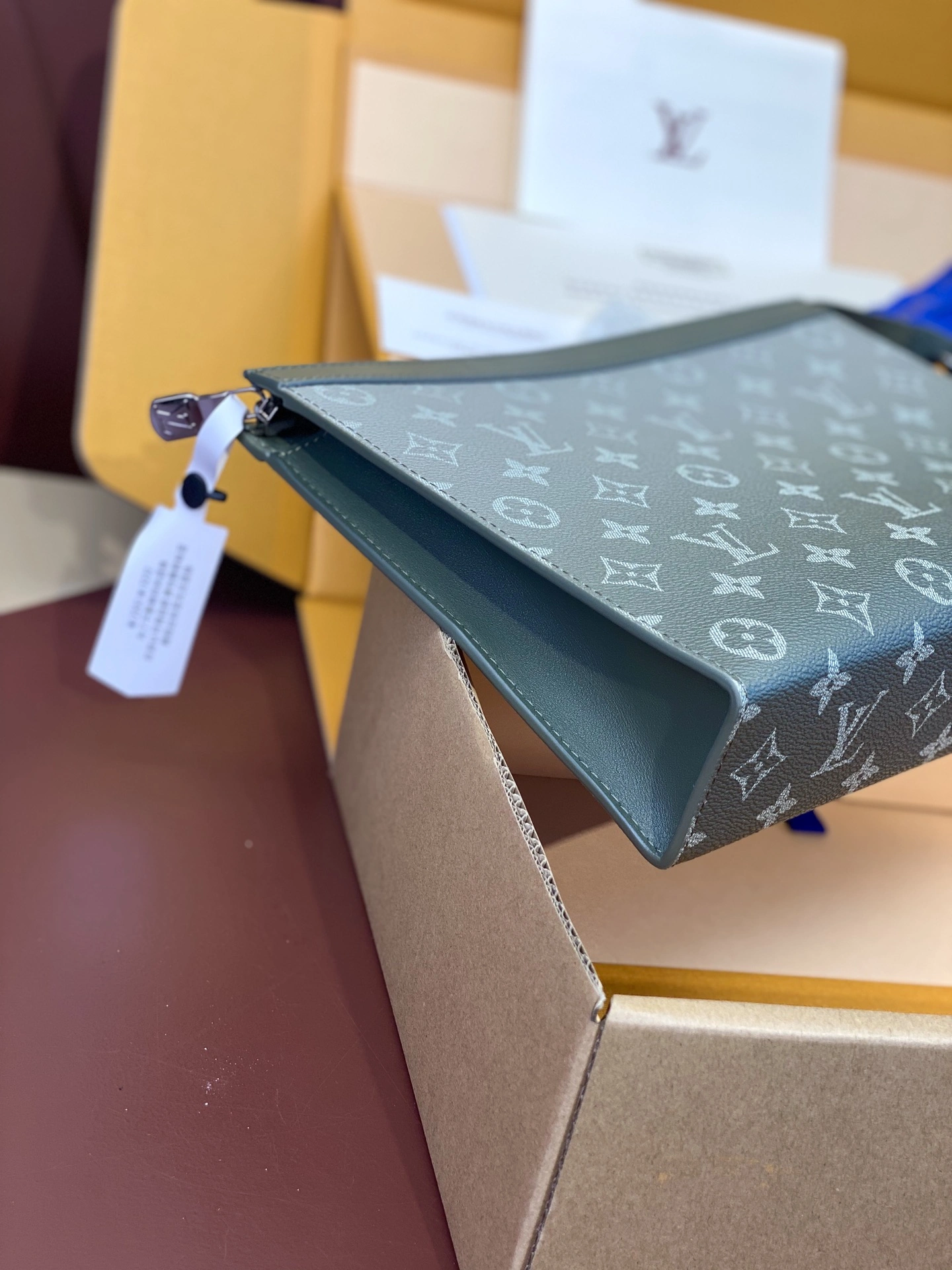 High accuracy Louis Vuitton Clutch Bags