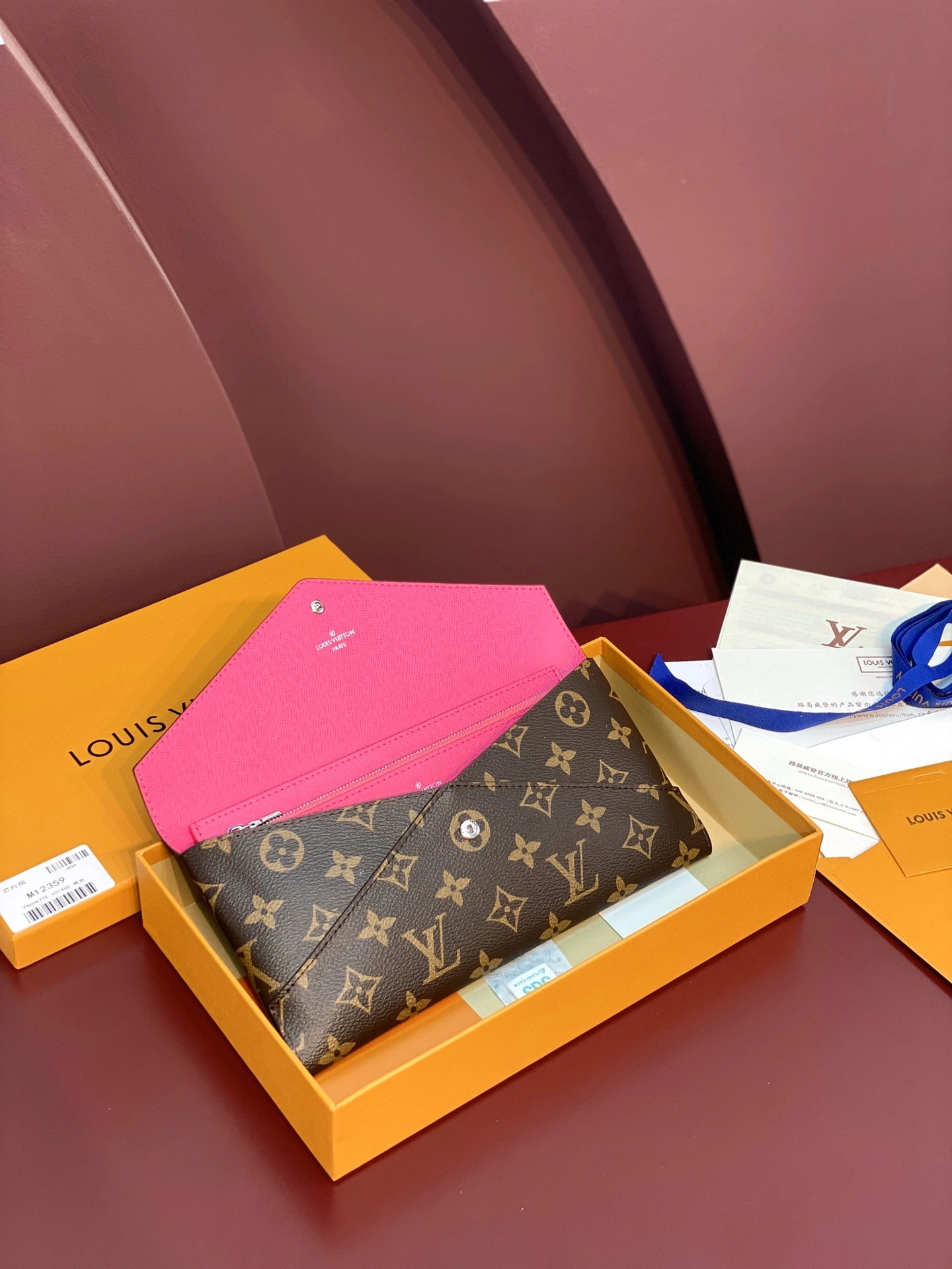 Factory-made Louis Vuitton Clutch Bags