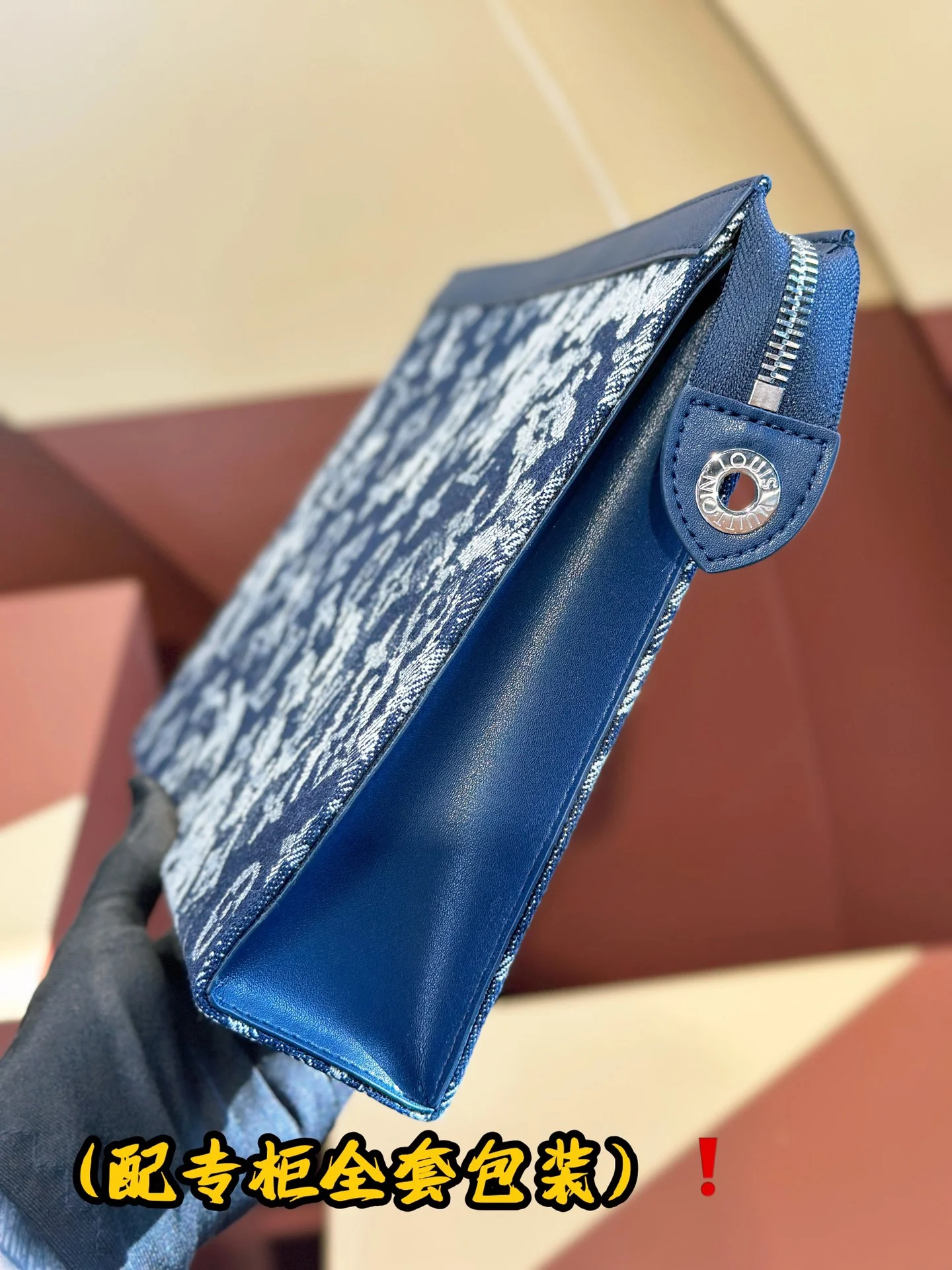 Factory-made Louis Vuitton Clutch Bags