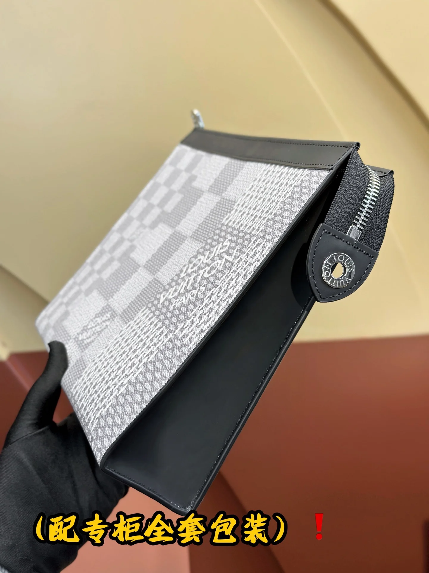 Top match Louis Vuitton Clutch Bags