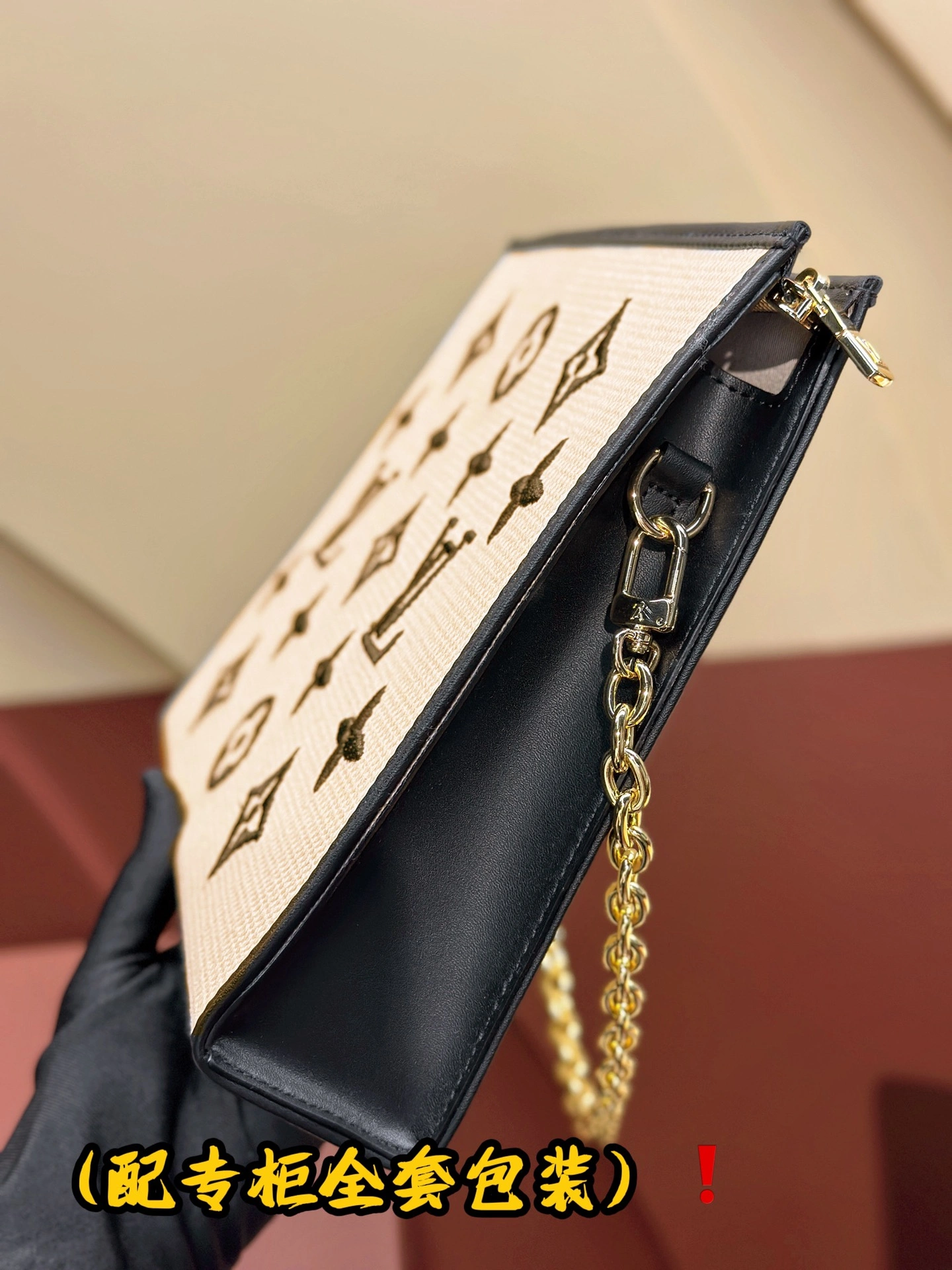 Top match Louis Vuitton Clutch Bags