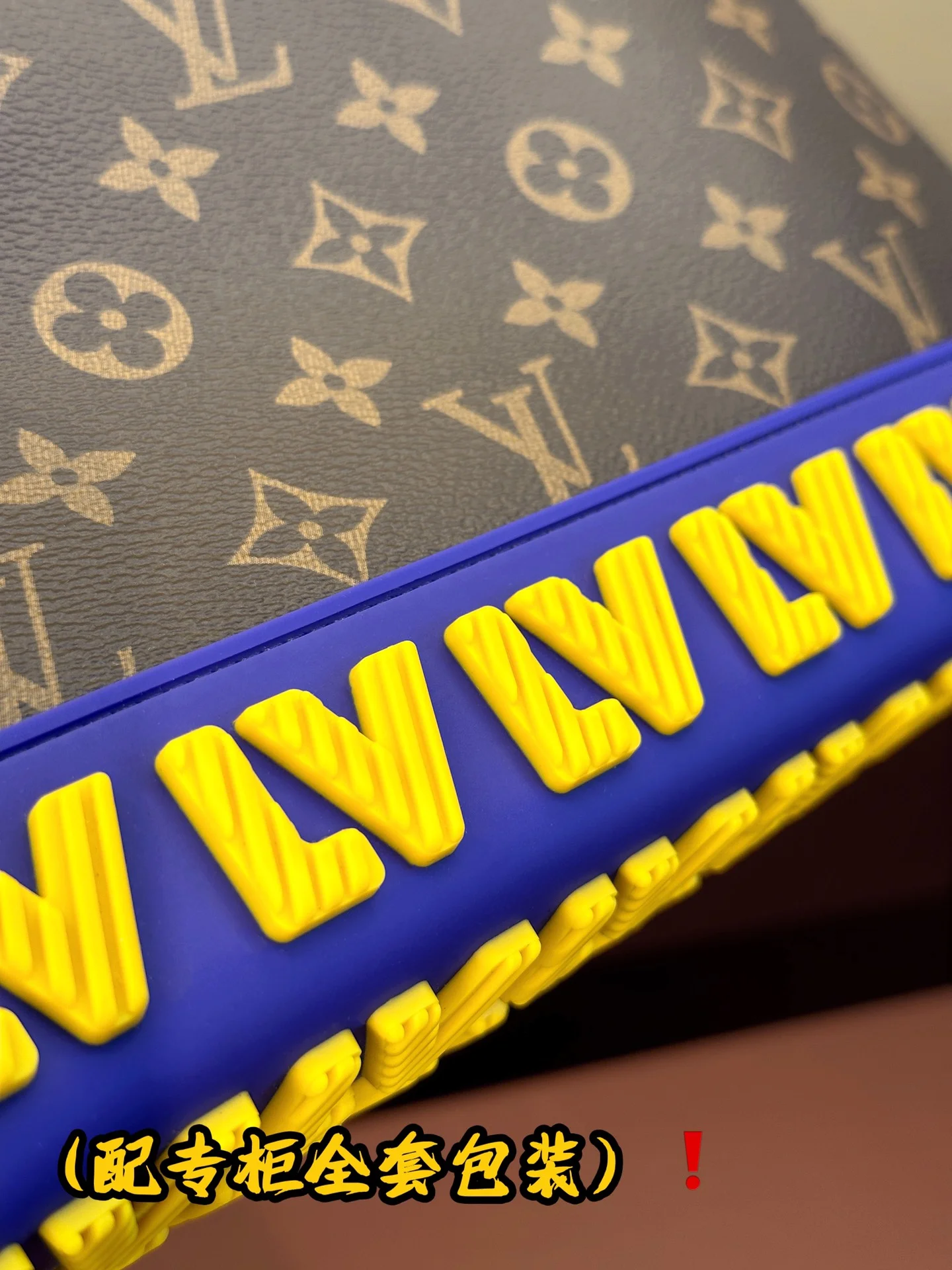 Accurate model Louis Vuitton Clutch Bags