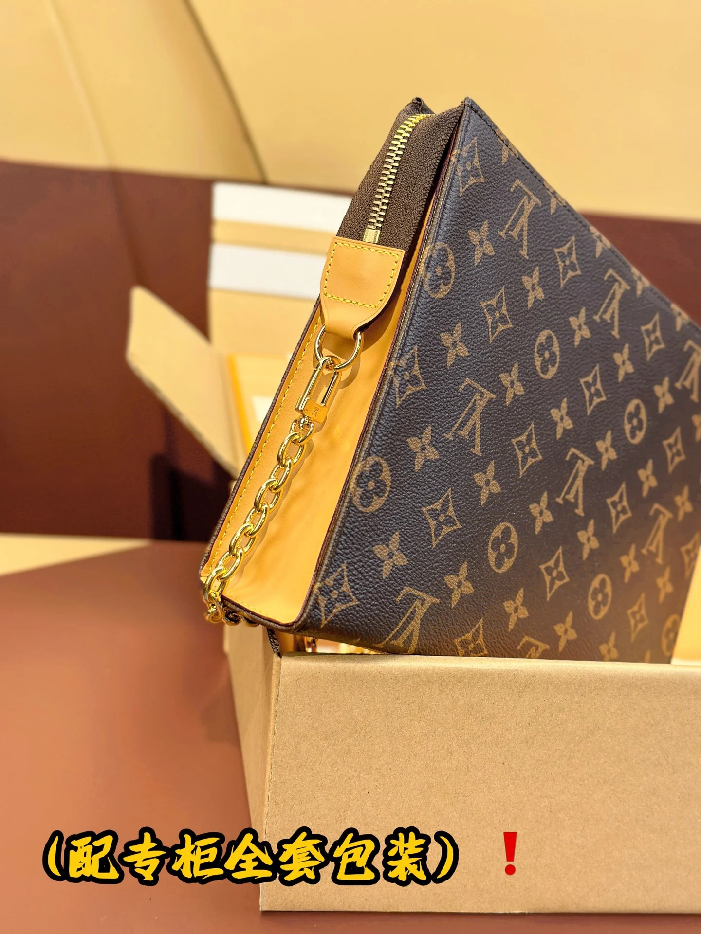 Accurate model Louis Vuitton Clutch Bags