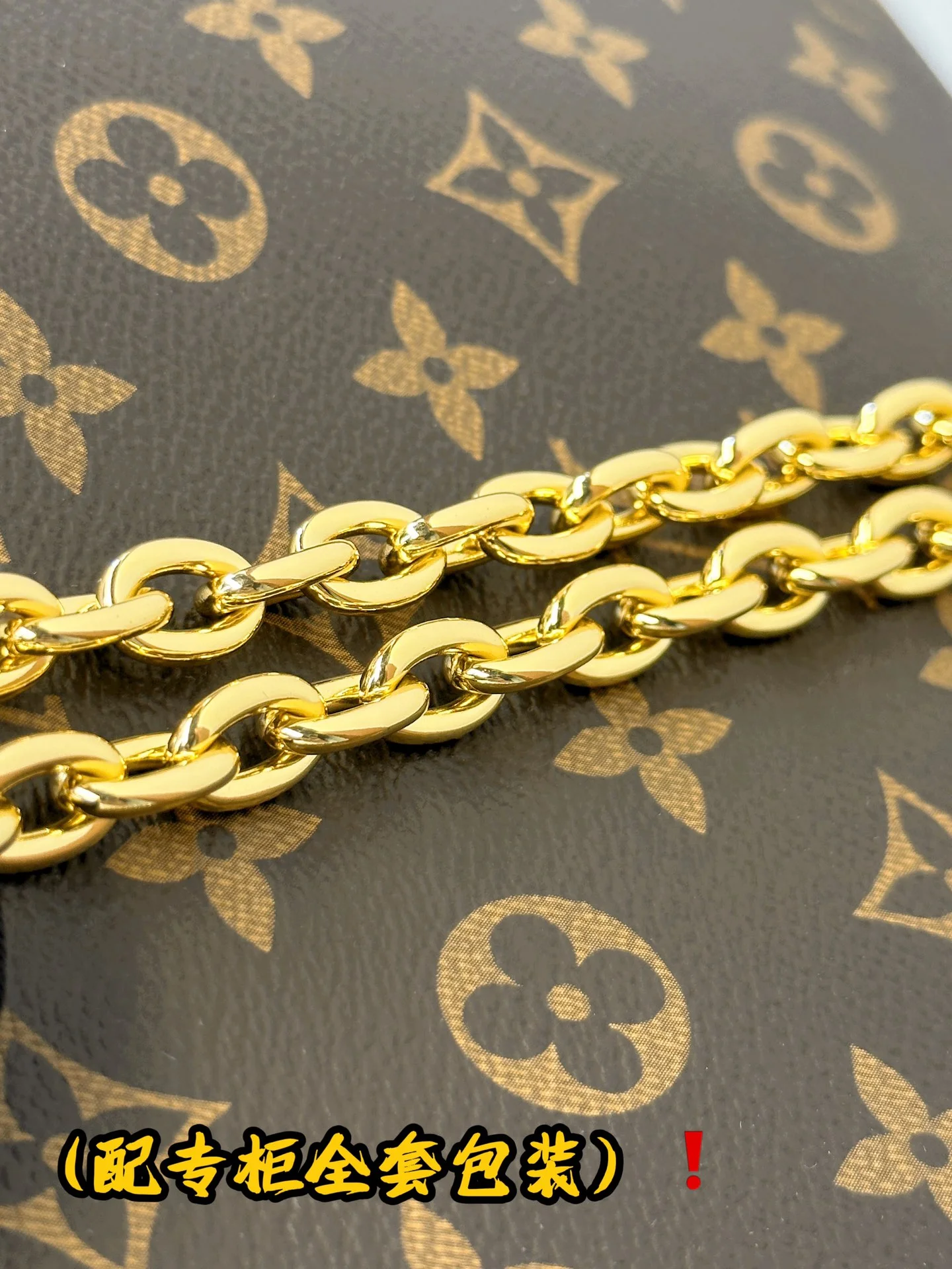 Accurate model Louis Vuitton Clutch Bags