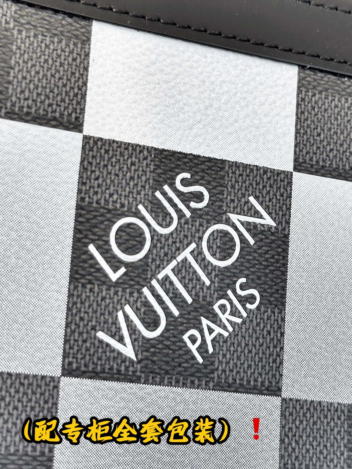 Brand-authenticated Louis Vuitton Clutch Bags