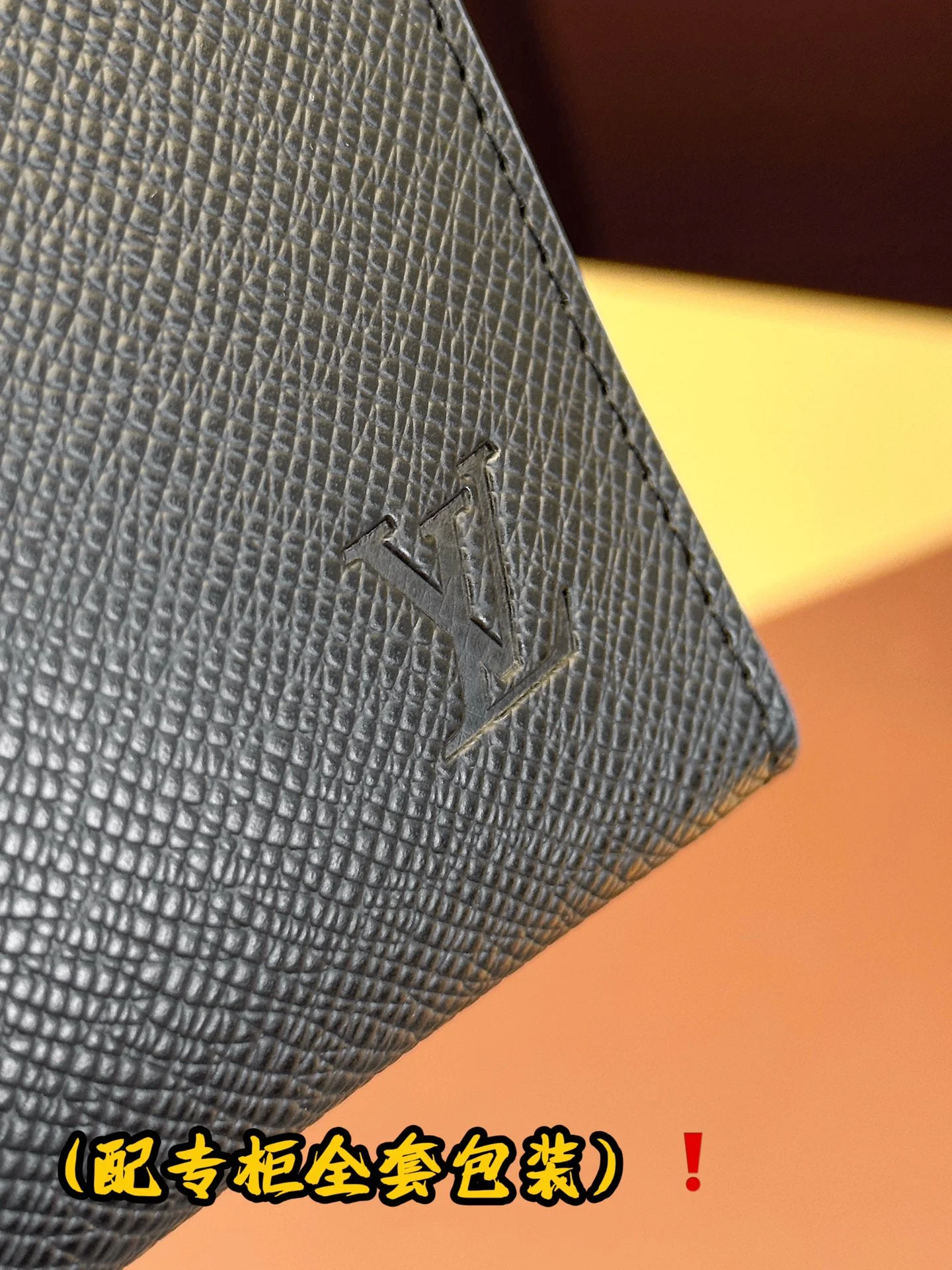 Exact replica Louis Vuitton Clutch Bags