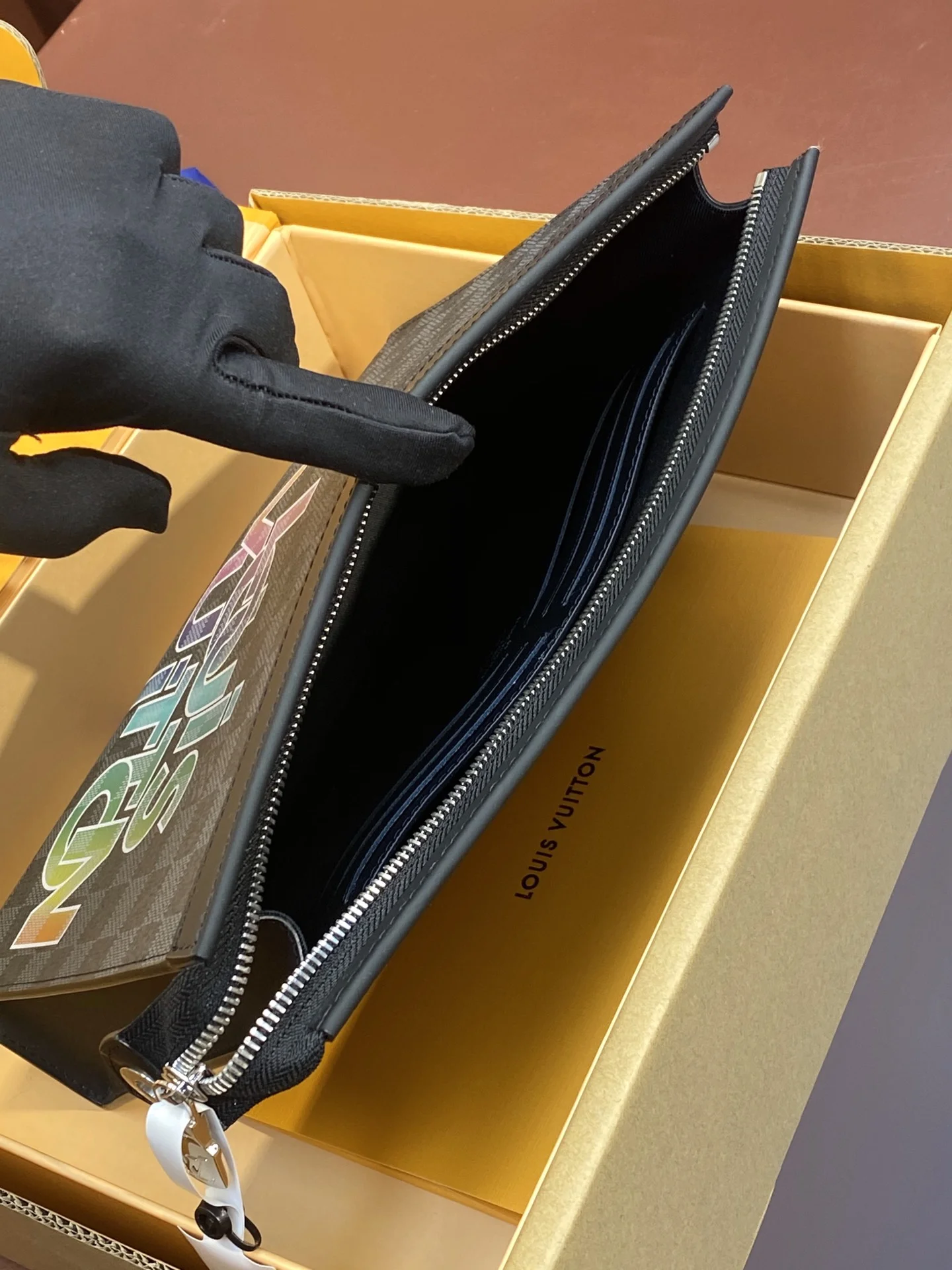 Inexpensive Louis Vuitton Clutch Bags
