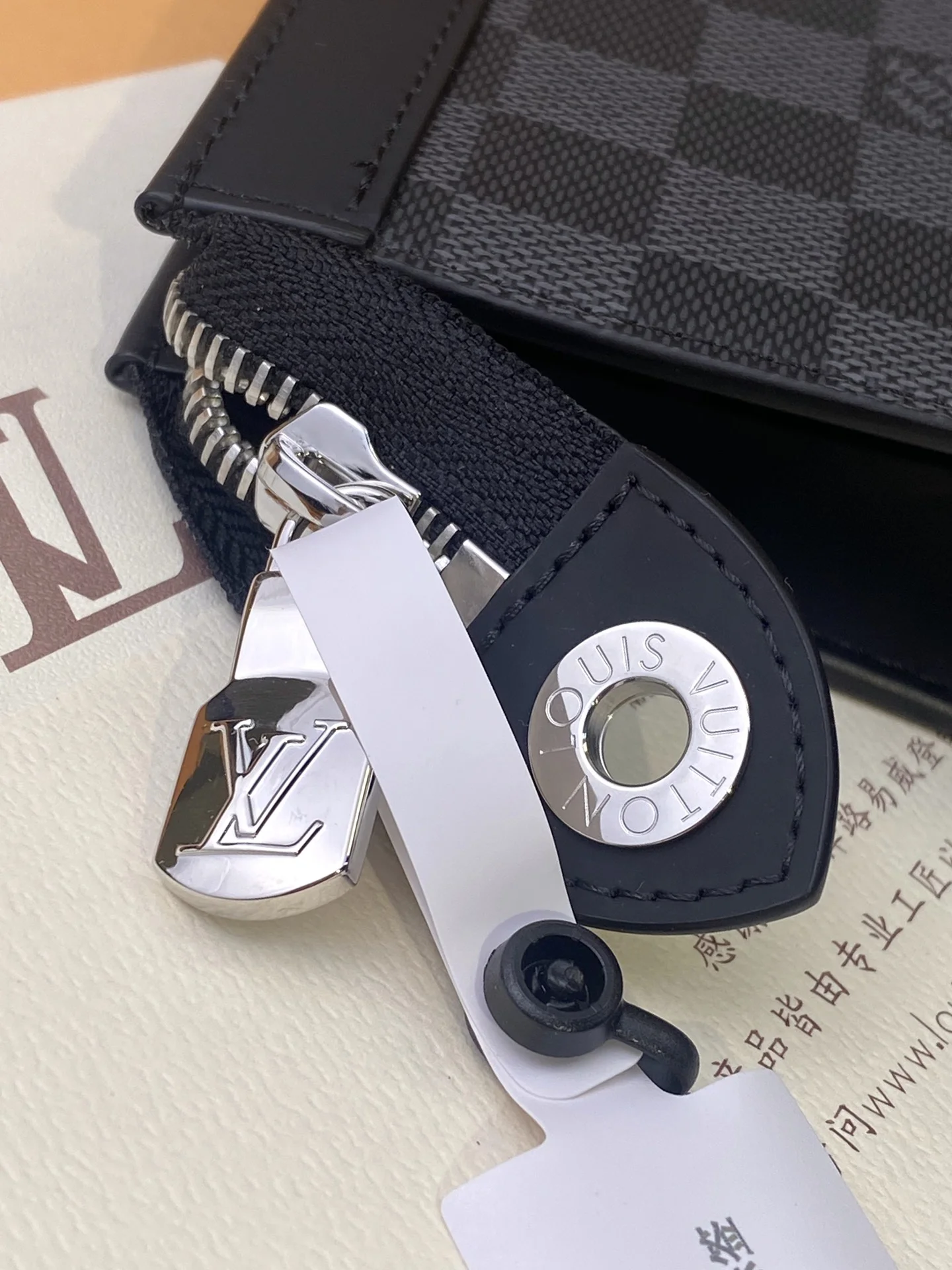 Inexpensive Louis Vuitton Clutch Bags